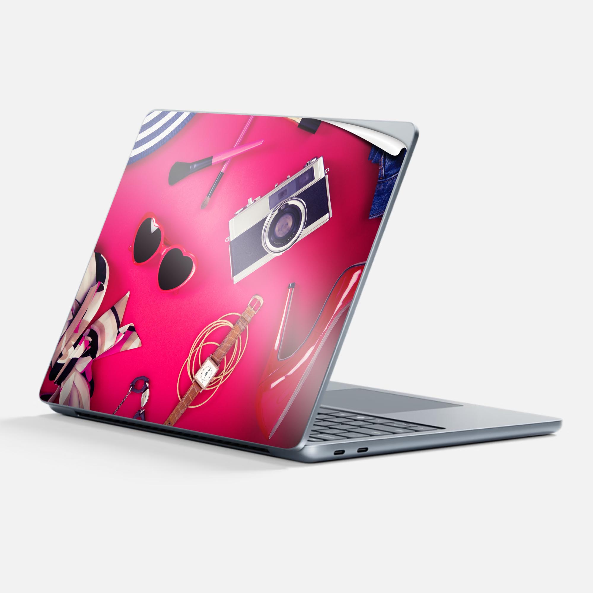 商品特徴・貼るだけでかんたん着せ替え、Surfac Laptop(第7世代) 13インチ 共通対応デザインスキンシール・高精細プリントで写真と遜色のない仕上がり！半光沢シートでしっとりツヤのある表現力・ちょっとしたすり傷からSurface本...