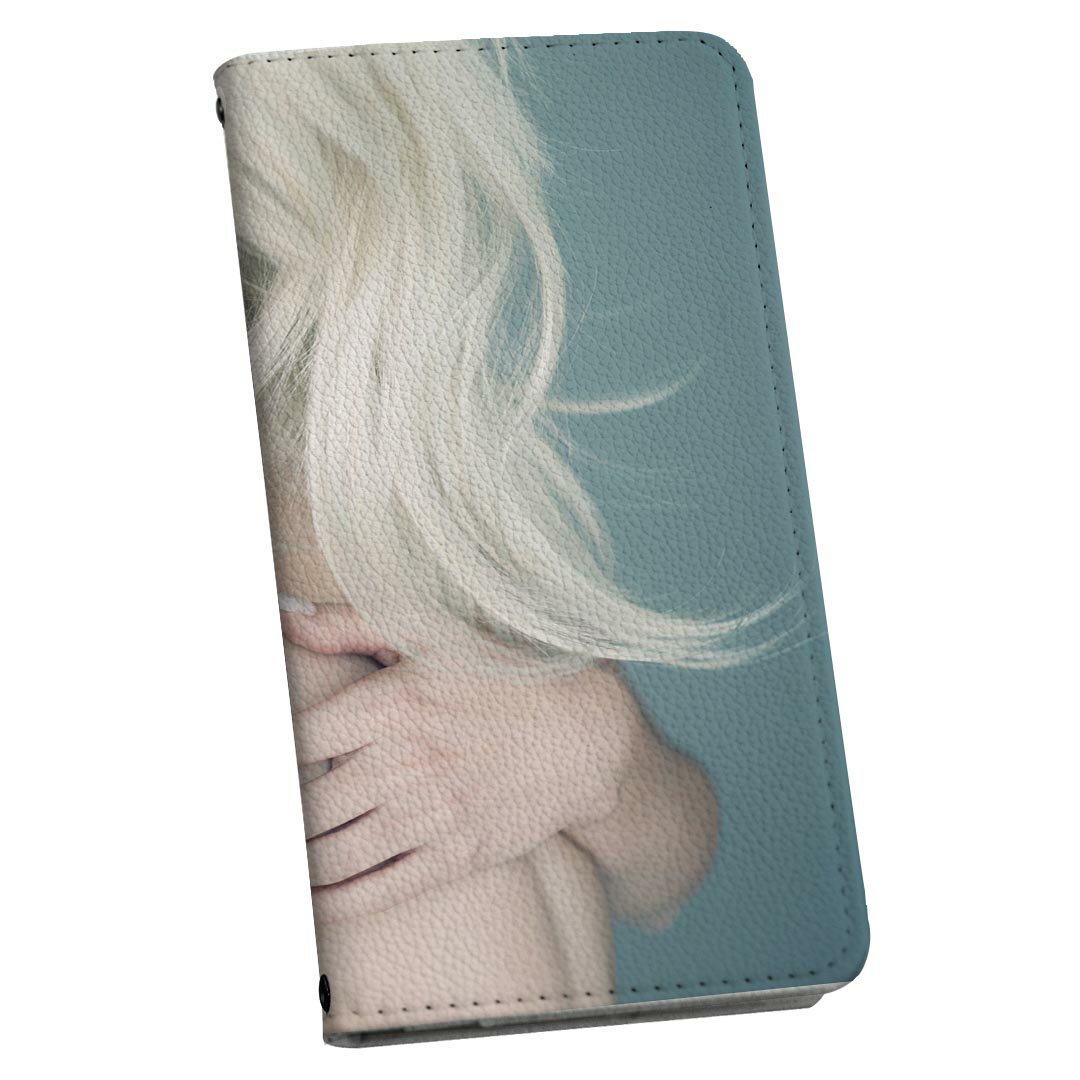 商品特徴・シームレスな全面デザイン（内側は落ち着いたオフホワイト）・外側は高品質の人工革を使用・内側にはスマホを装着するケースが付属・機種専用のカメラホール仕様でケースを装着したままの撮影が可能・ワンセグや動画の視聴に便利な横置きスタンド機...