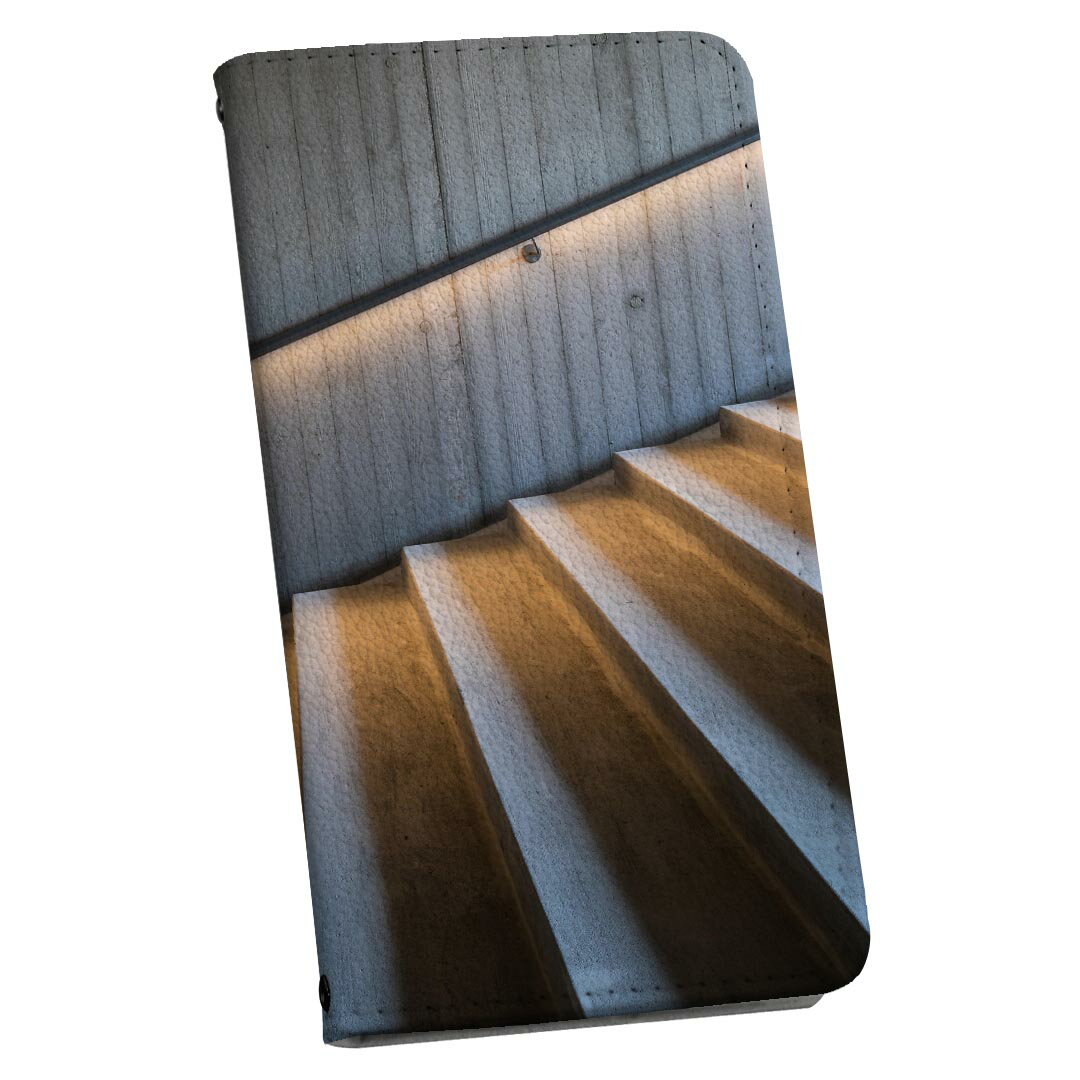 商品特徴・シームレスな全面デザイン（内側は落ち着いたオフホワイト）・外側は高品質の人工革を使用・内側にはスマホを装着するケースが付属・機種専用のカメラホール仕様でケースを装着したままの撮影が可能・ワンセグや動画の視聴に便利な横置きスタンド機...