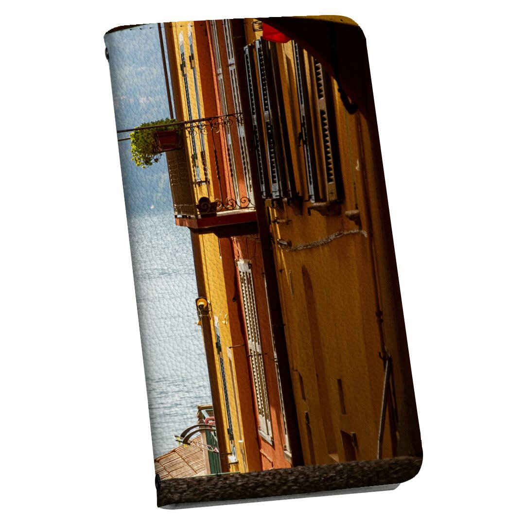 商品特徴・シームレスな全面デザイン（内側は落ち着いたオフホワイト）・外側は高品質の人工革を使用・内側にはスマホを装着するケースが付属・機種専用のカメラホール仕様でケースを装着したままの撮影が可能・ワンセグや動画の視聴に便利な横置きスタンド機...