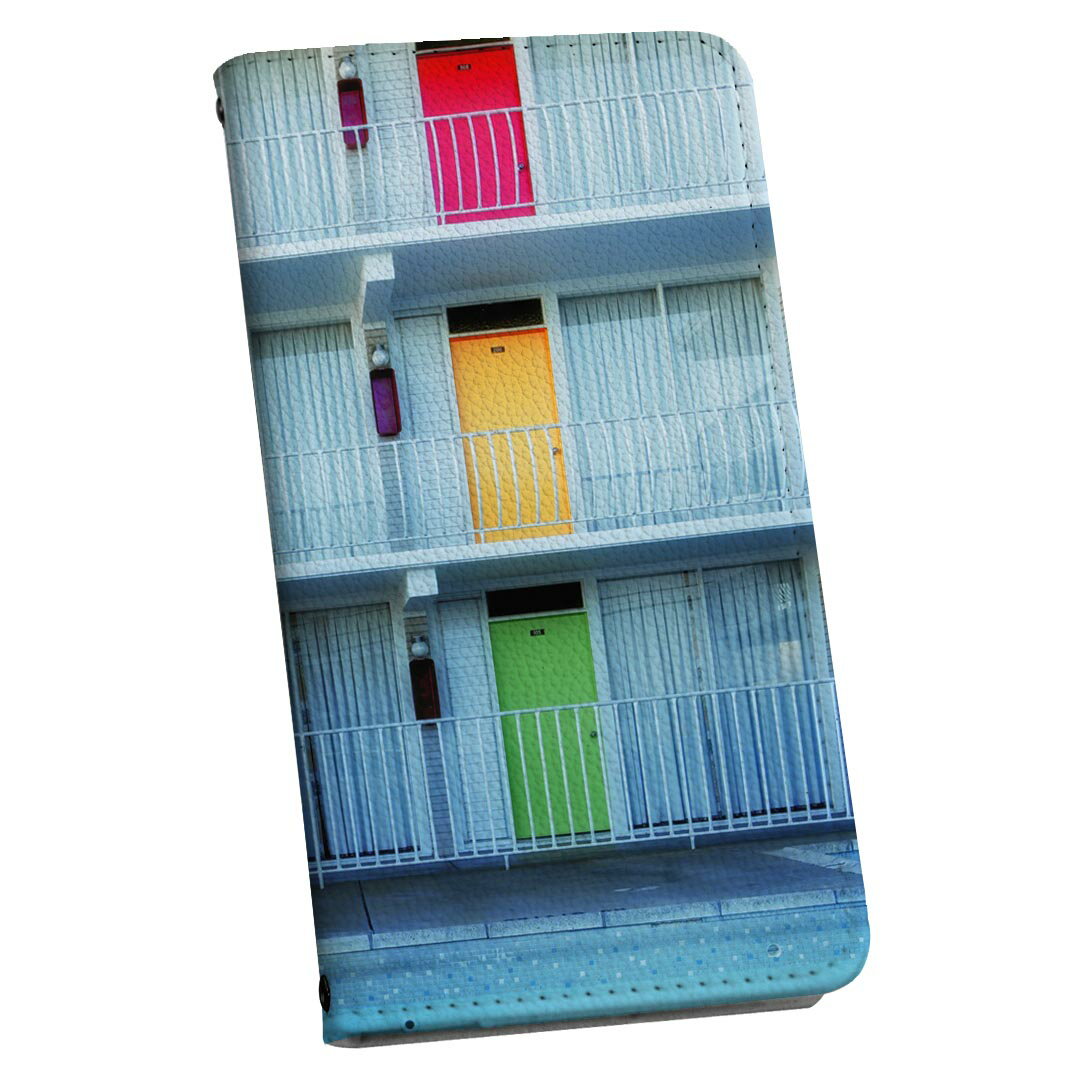 商品特徴・シームレスな全面デザイン（内側は落ち着いたオフホワイト）・外側は高品質の人工革を使用・内側にはスマホを装着するケースが付属・機種専用のカメラホール仕様でケースを装着したままの撮影が可能・ワンセグや動画の視聴に便利な横置きスタンド機...