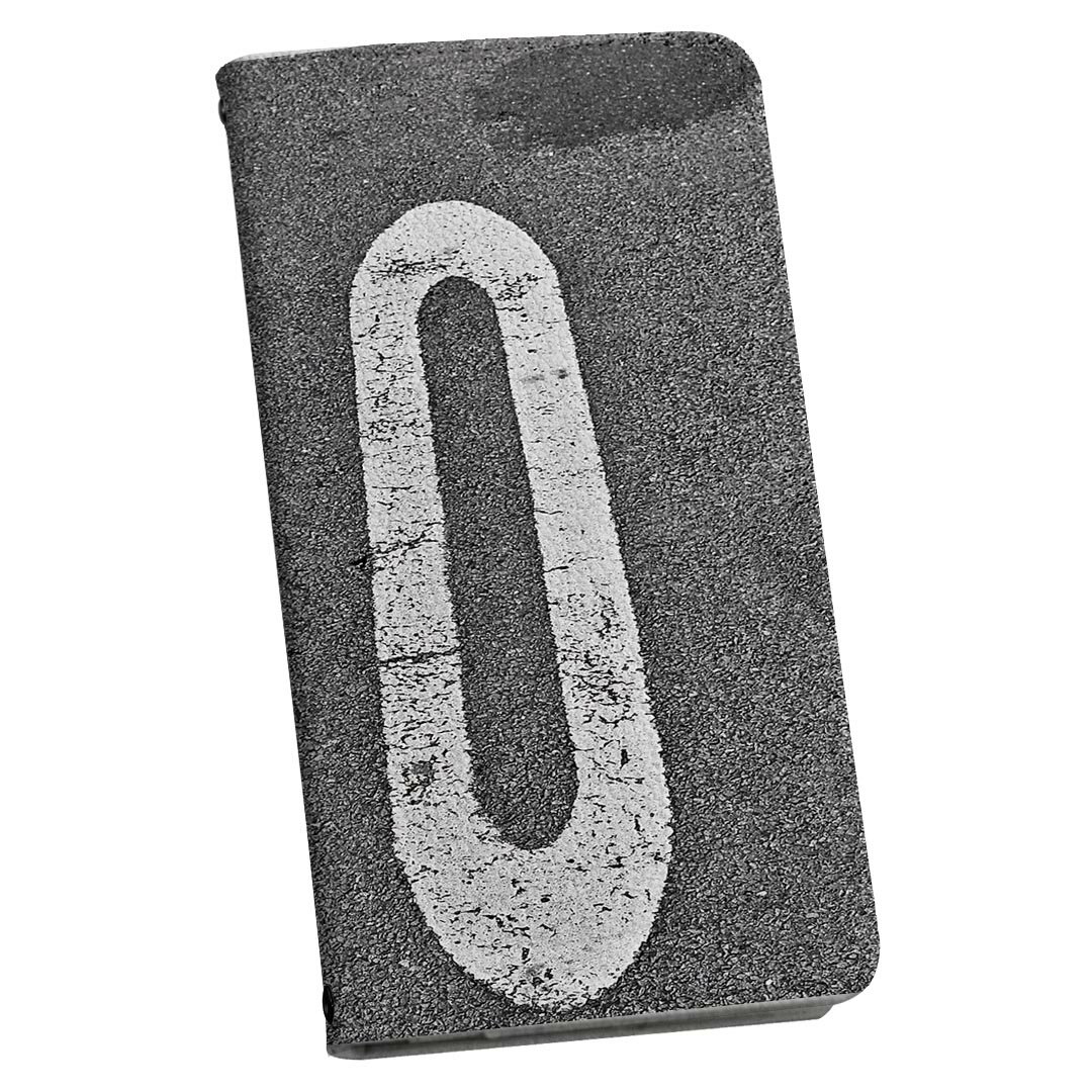 商品特徴・シームレスな全面デザイン（内側は落ち着いたオフホワイト）・外側は高品質の人工革を使用・内側にはスマホを装着するケースが付属・機種専用のカメラホール仕様でケースを装着したままの撮影が可能・ワンセグや動画の視聴に便利な横置きスタンド機...