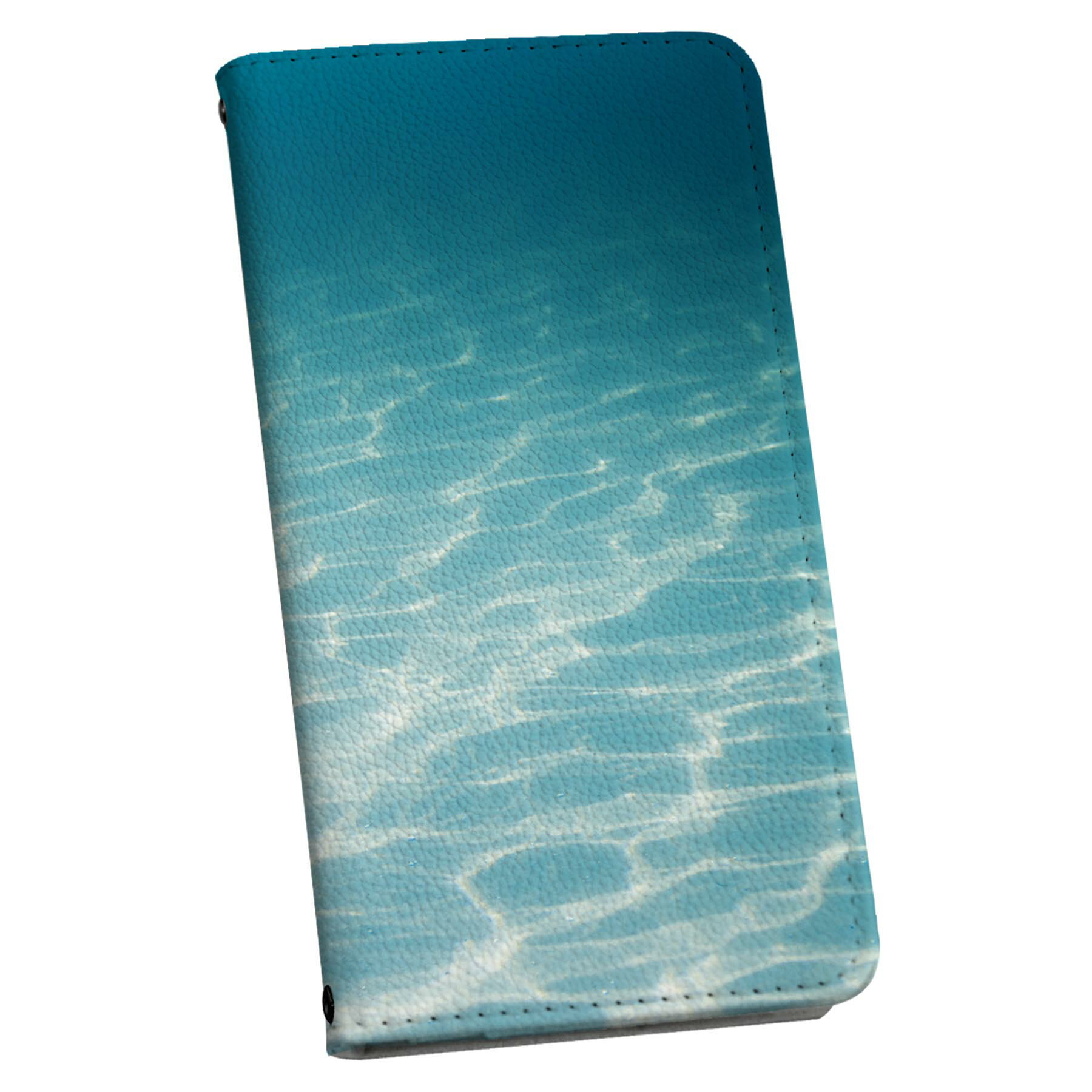 商品特徴・シームレスな全面デザイン（内側は落ち着いたオフホワイト）・外側は高品質の人工革を使用・内側にはスマホを装着するケースが付属・機種専用のカメラホール仕様でケースを装着したままの撮影が可能・ワンセグや動画の視聴に便利な横置きスタンド機...