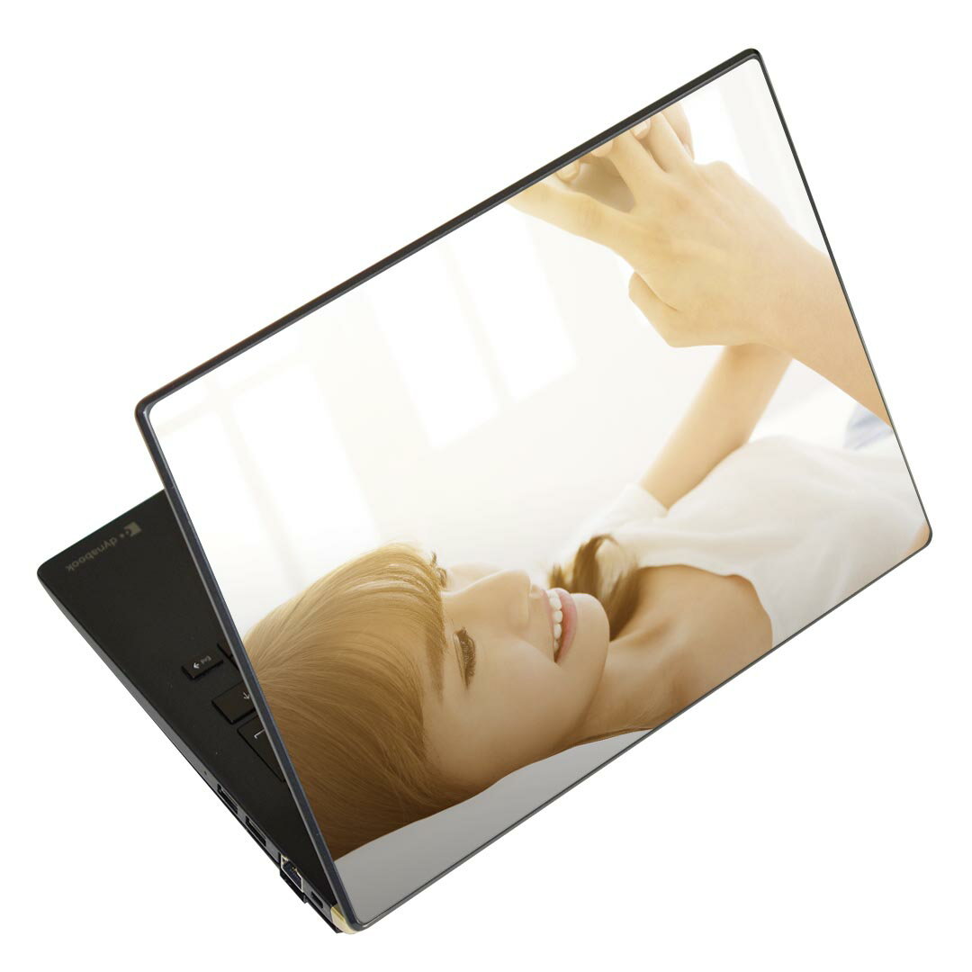 商品特徴・貼るだけでおしゃれに簡単着せ替え、13.3inch以下のノートパソコンデザインスキンシール！・高精細プリントで写真と遜色がない仕上がり！・ちょっとしたすり傷から端末を保護！・「裸で持つ派」の人にはもちろん、お手持ちのクリアケース付...