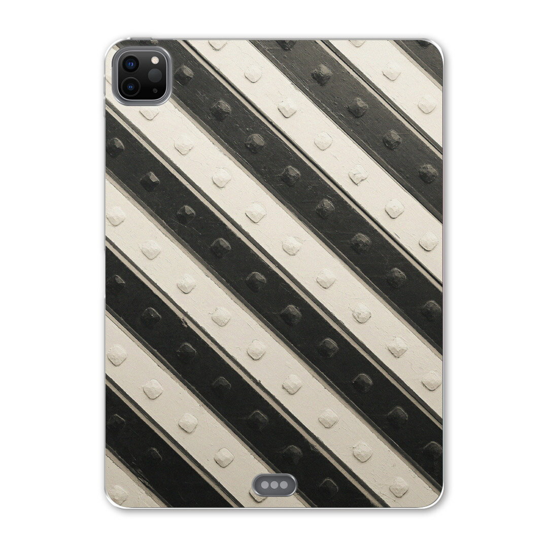 注意事項・素材ケースの入荷時期により、商品写真とは一部カメラ・ボタン穴などの形状が異なるケースを使用する場合があります。また、一部機種のTPU商品は素材強度の関係でケースの上からボタン操作するタイプとなりますが操作に影響はありません。・側面...