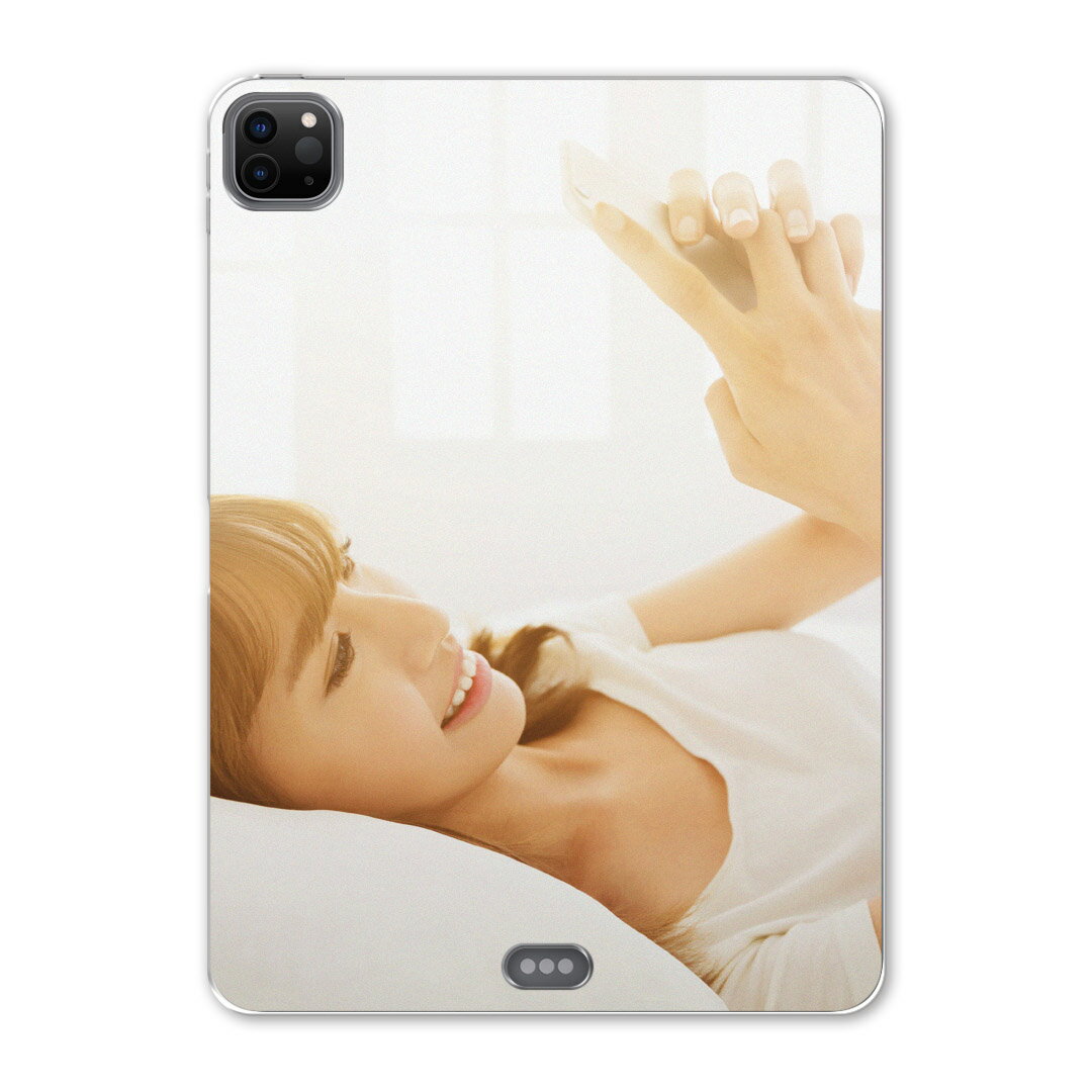 注意事項・素材ケースの入荷時期により、商品写真とは一部カメラ・ボタン穴などの形状が異なるケースを使用する場合があります。また、一部機種のTPU商品は素材強度の関係でケースの上からボタン操作するタイプとなりますが操作に影響はありません。・側面...