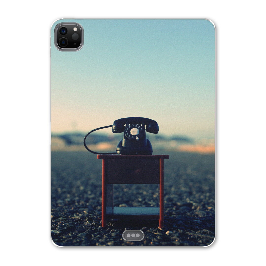 注意事項・素材ケースの入荷時期により、商品写真とは一部カメラ・ボタン穴などの形状が異なるケースを使用する場合があります。また、一部機種のTPU商品は素材強度の関係でケースの上からボタン操作するタイプとなりますが操作に影響はありません。・側面...