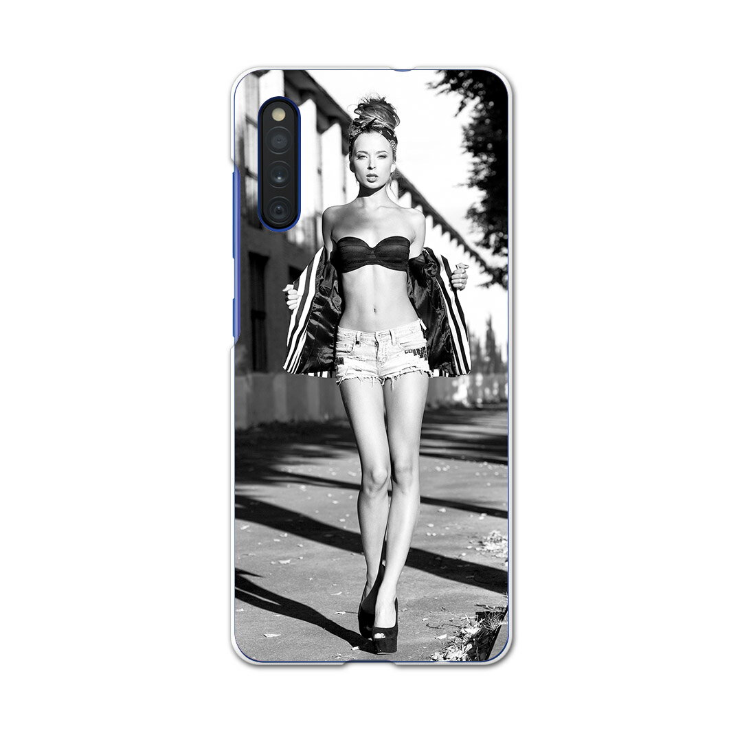 注意事項素材ケースの入荷時期により、商品写真とは一部カメラ・ボタン穴などの形状が異なるケースを使用する場合があります。また、一部機種のTPU商品は素材強度の関係でケースの上からボタン等を操作するタイプとなりますが操作に影響はありません。側面...