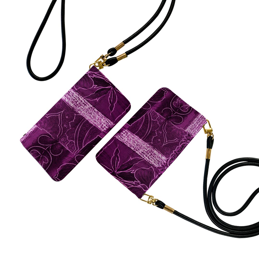 商品特徴・ショルダー付き手帳型スマホケース・シームレスな全面デザイン（内側は落ち着いたオフホワイト）・外側は高品質の人工革を使用・内側にはスマホを装着するケースが付属・機種専用のカメラホール仕様でケースを装着したままの撮影が可能・ワンセグや...