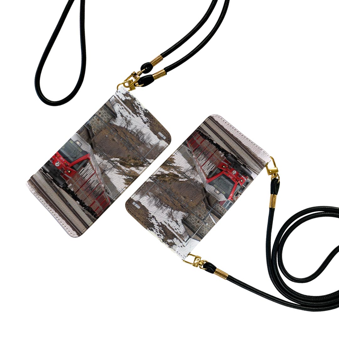 商品特徴・ショルダー付き手帳型スマホケース・シームレスな全面デザイン（内側は落ち着いたオフホワイト）・外側は高品質の人工革を使用・内側にはスマホを装着するケースが付属・機種専用のカメラホール仕様でケースを装着したままの撮影が可能・ワンセグや...