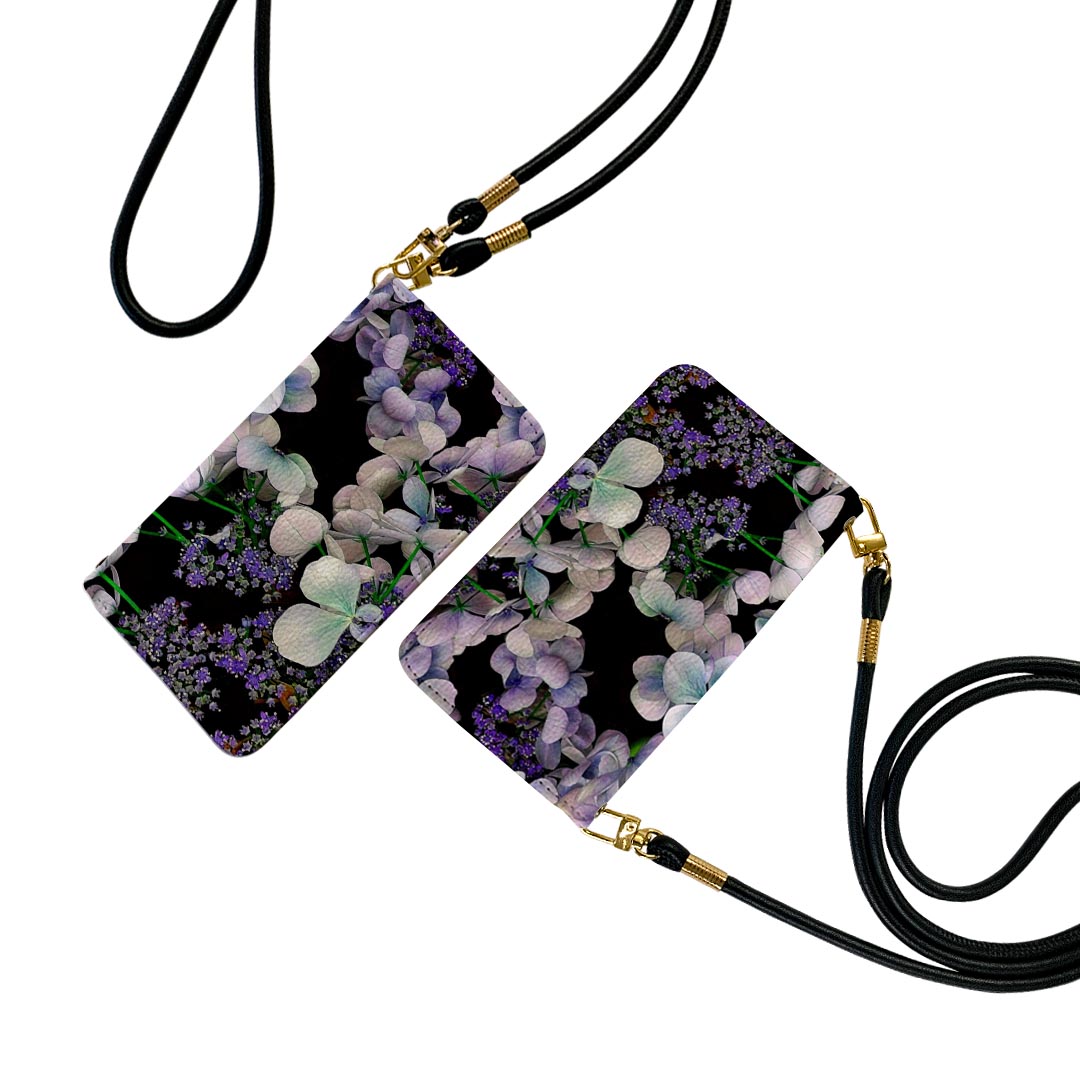 商品特徴・ショルダー付き手帳型スマホケース・シームレスな全面デザイン（内側は落ち着いたオフホワイト）・外側は高品質の人工革を使用・内側にはスマホを装着するケースが付属・機種専用のカメラホール仕様でケースを装着したままの撮影が可能・ワンセグや...