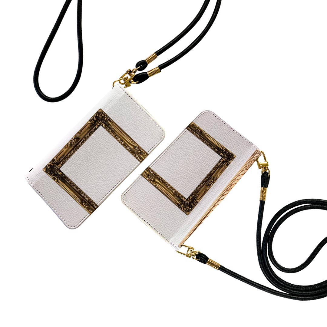 商品特徴・ショルダー付き手帳型スマホケース・シームレスな全面デザイン（内側は落ち着いたオフホワイト）・外側は高品質の人工革を使用・内側にはスマホを装着するケースが付属・機種専用のカメラホール仕様でケースを装着したままの撮影が可能・ワンセグや...