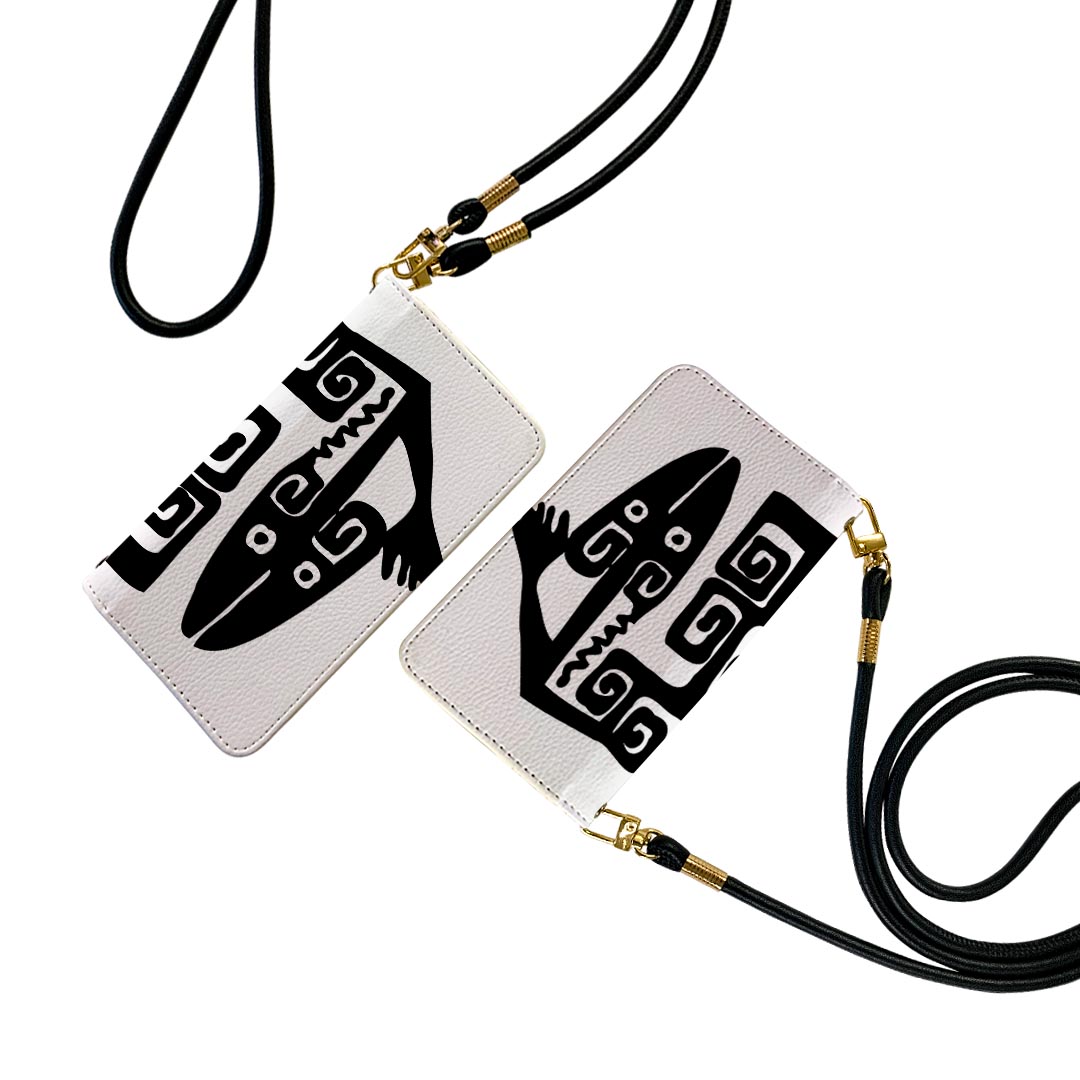 商品特徴・ショルダー付き手帳型スマホケース・シームレスな全面デザイン（内側は落ち着いたオフホワイト）・外側は高品質の人工革を使用・内側にはスマホを装着するケースが付属・機種専用のカメラホール仕様でケースを装着したままの撮影が可能・ワンセグや...