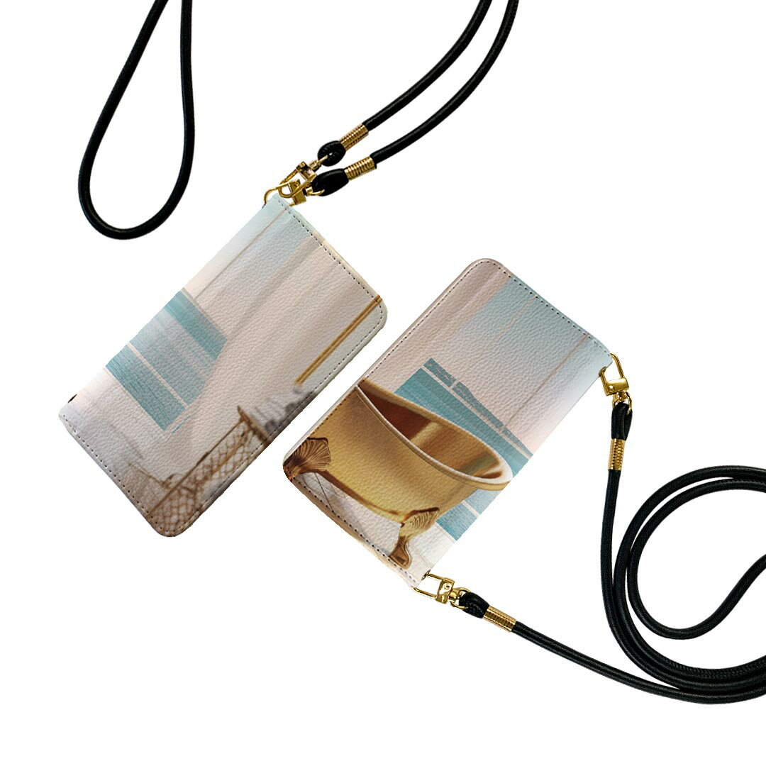 商品特徴・ショルダー付き手帳型スマホケース・シームレスな全面デザイン（内側は落ち着いたオフホワイト）・外側は高品質の人工革を使用・内側にはスマホを装着するケースが付属・機種専用のカメラホール仕様でケースを装着したままの撮影が可能・ワンセグや...