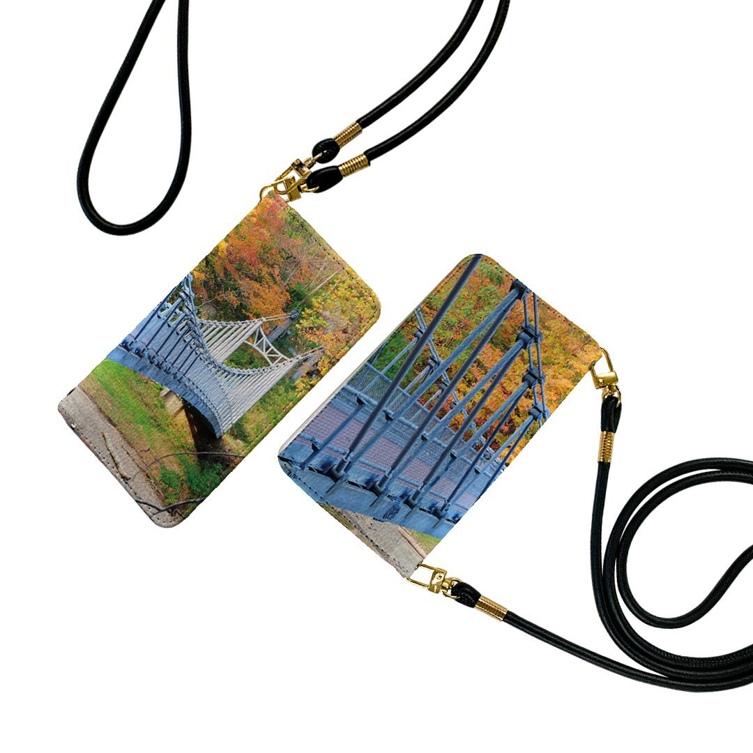 商品特徴・ショルダー付き手帳型スマホケース・シームレスな全面デザイン（内側は落ち着いたオフホワイト）・外側は高品質の人工革を使用・内側にはスマホを装着するケースが付属・機種専用のカメラホール仕様でケースを装着したままの撮影が可能・ワンセグや...