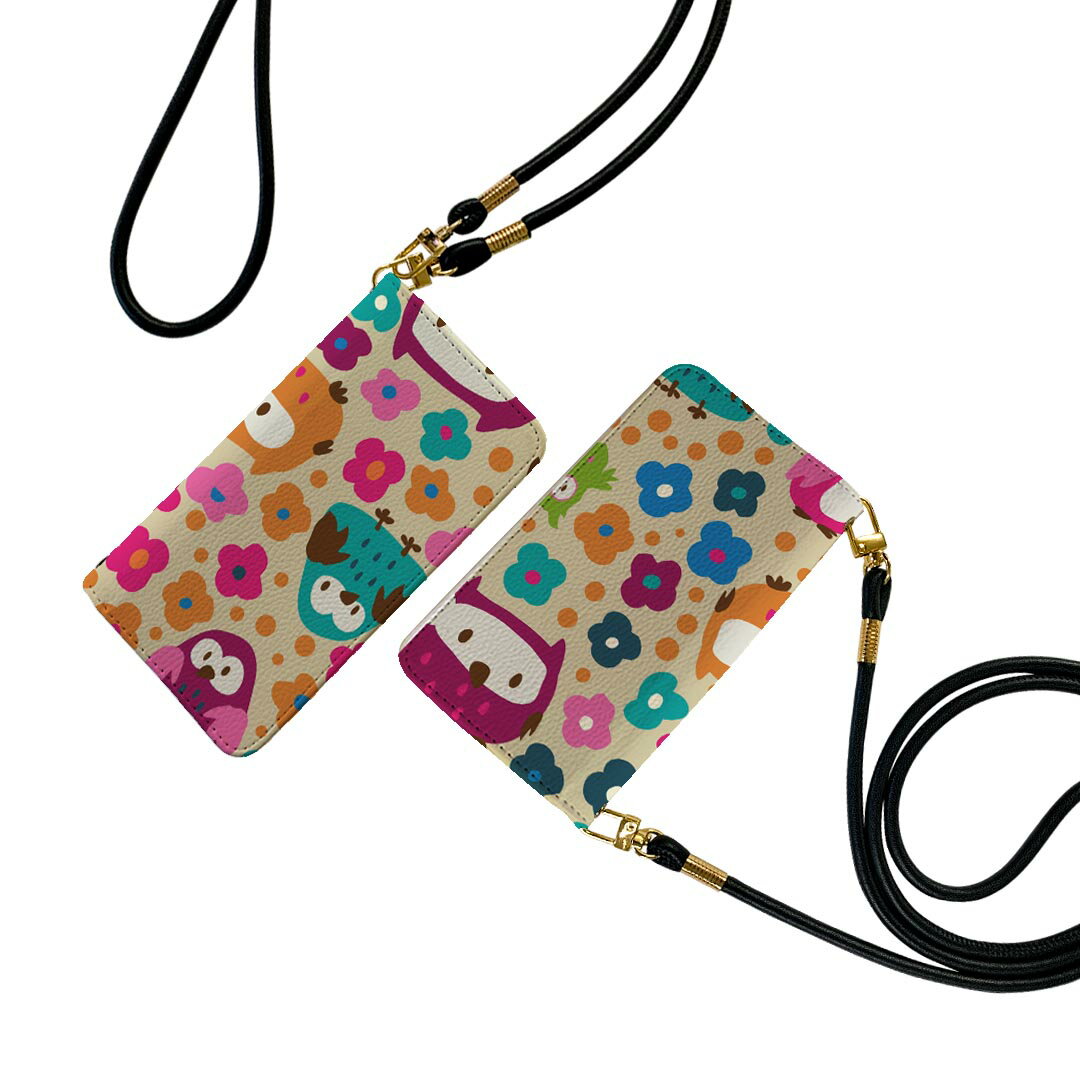 商品特徴・ショルダー付き手帳型スマホケース・シームレスな全面デザイン（内側は落ち着いたオフホワイト）・外側は高品質の人工革を使用・内側にはスマホを装着するケースが付属・機種専用のカメラホール仕様でケースを装着したままの撮影が可能・ワンセグや...