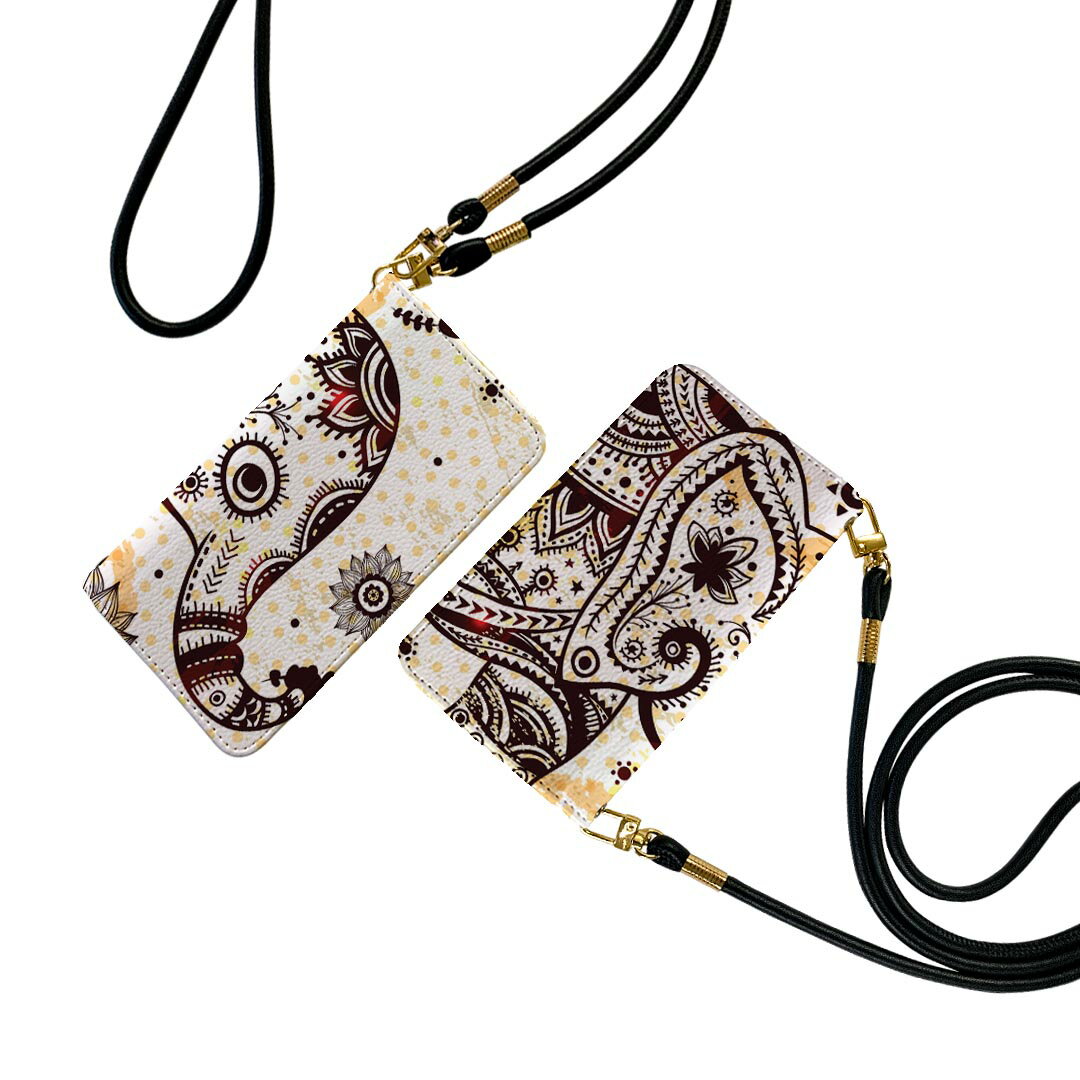 商品特徴・ショルダー付き手帳型スマホケース・シームレスな全面デザイン（内側は落ち着いたオフホワイト）・外側は高品質の人工革を使用・内側にはスマホを装着するケースが付属・機種専用のカメラホール仕様でケースを装着したままの撮影が可能・ワンセグや...