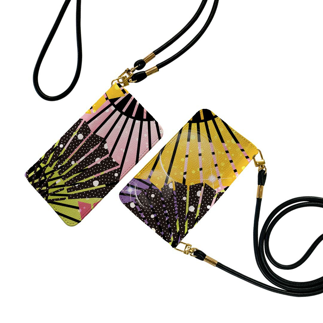 商品特徴・ショルダー付き手帳型スマホケース・シームレスな全面デザイン（内側は落ち着いたオフホワイト）・外側は高品質の人工革を使用・内側にはスマホを装着するケースが付属・機種専用のカメラホール仕様でケースを装着したままの撮影が可能・ワンセグや...