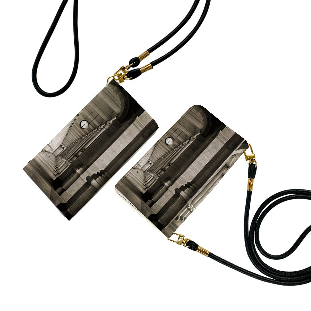 商品特徴・ショルダー付き手帳型スマホケース・シームレスな全面デザイン（内側は落ち着いたオフホワイト）・外側は高品質の人工革を使用・内側にはスマホを装着するケースが付属・機種専用のカメラホール仕様でケースを装着したままの撮影が可能・ワンセグや...