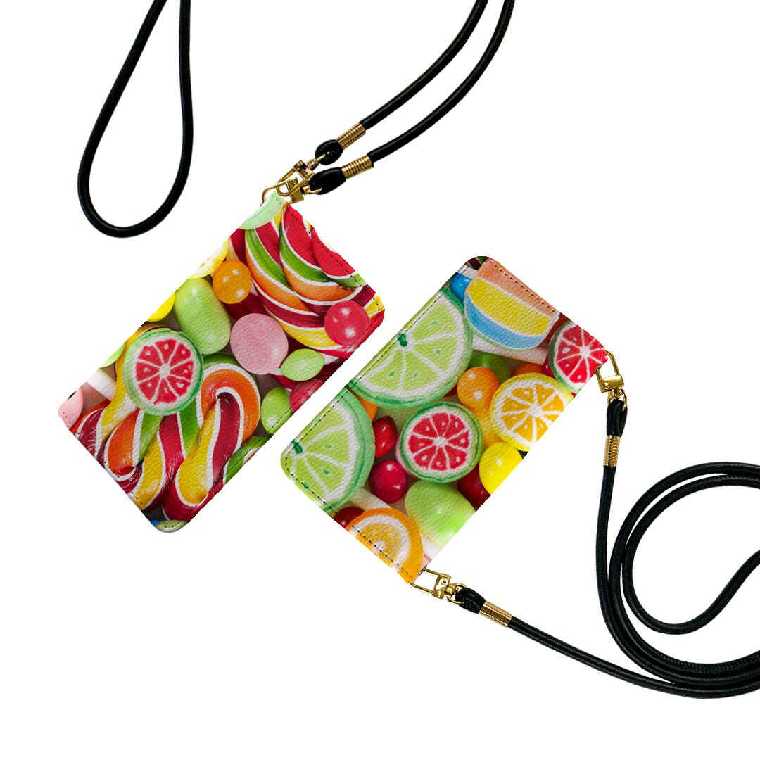 商品特徴・ショルダー付き手帳型スマホケース・シームレスな全面デザイン（内側は落ち着いたオフホワイト）・外側は高品質の人工革を使用・内側にはスマホを装着するケースが付属・機種専用のカメラホール仕様でケースを装着したままの撮影が可能・ワンセグや...