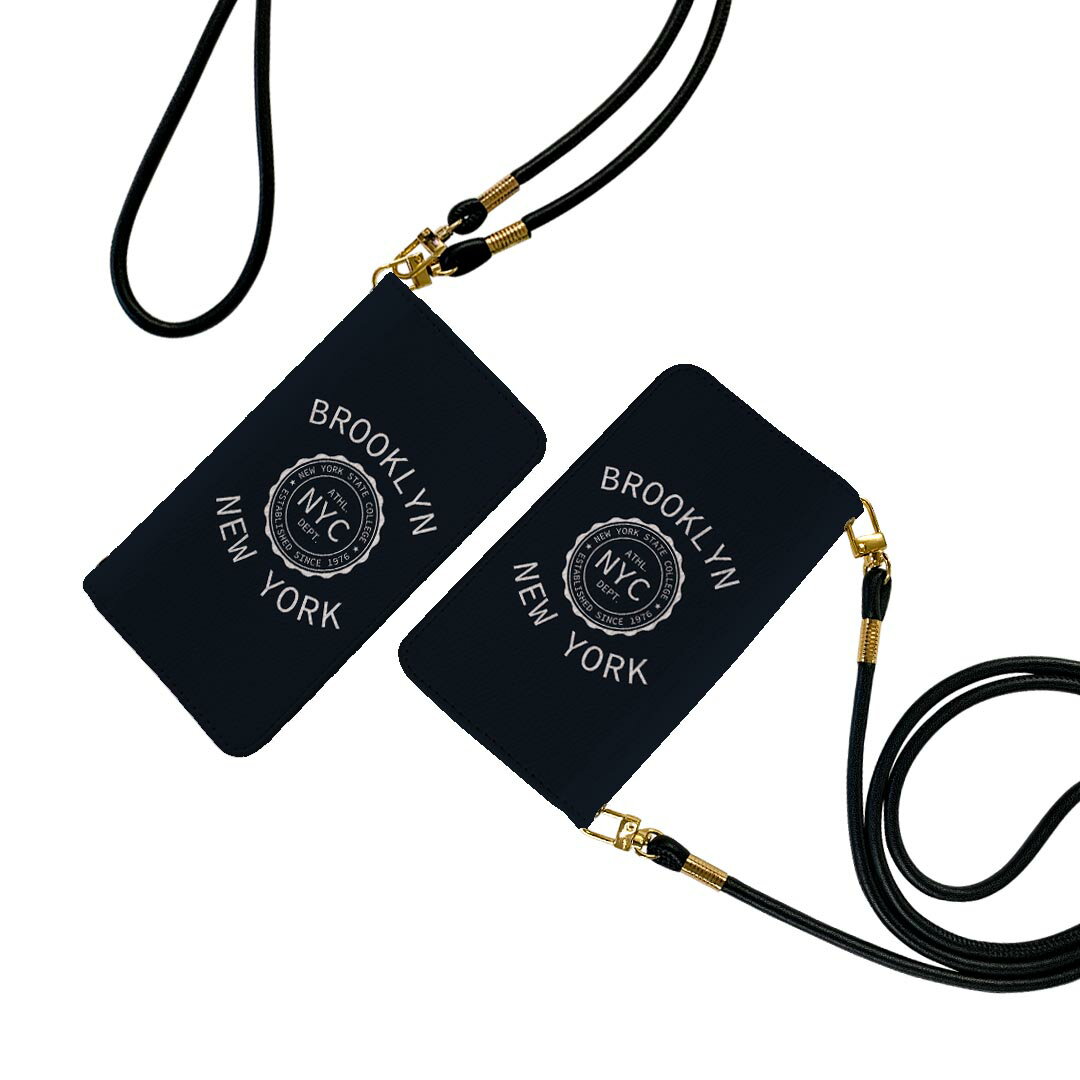 商品特徴・ショルダー付き手帳型スマホケース・シームレスな全面デザイン（内側は落ち着いたオフホワイト）・外側は高品質の人工革を使用・内側にはスマホを装着するケースが付属・機種専用のカメラホール仕様でケースを装着したままの撮影が可能・ワンセグや...