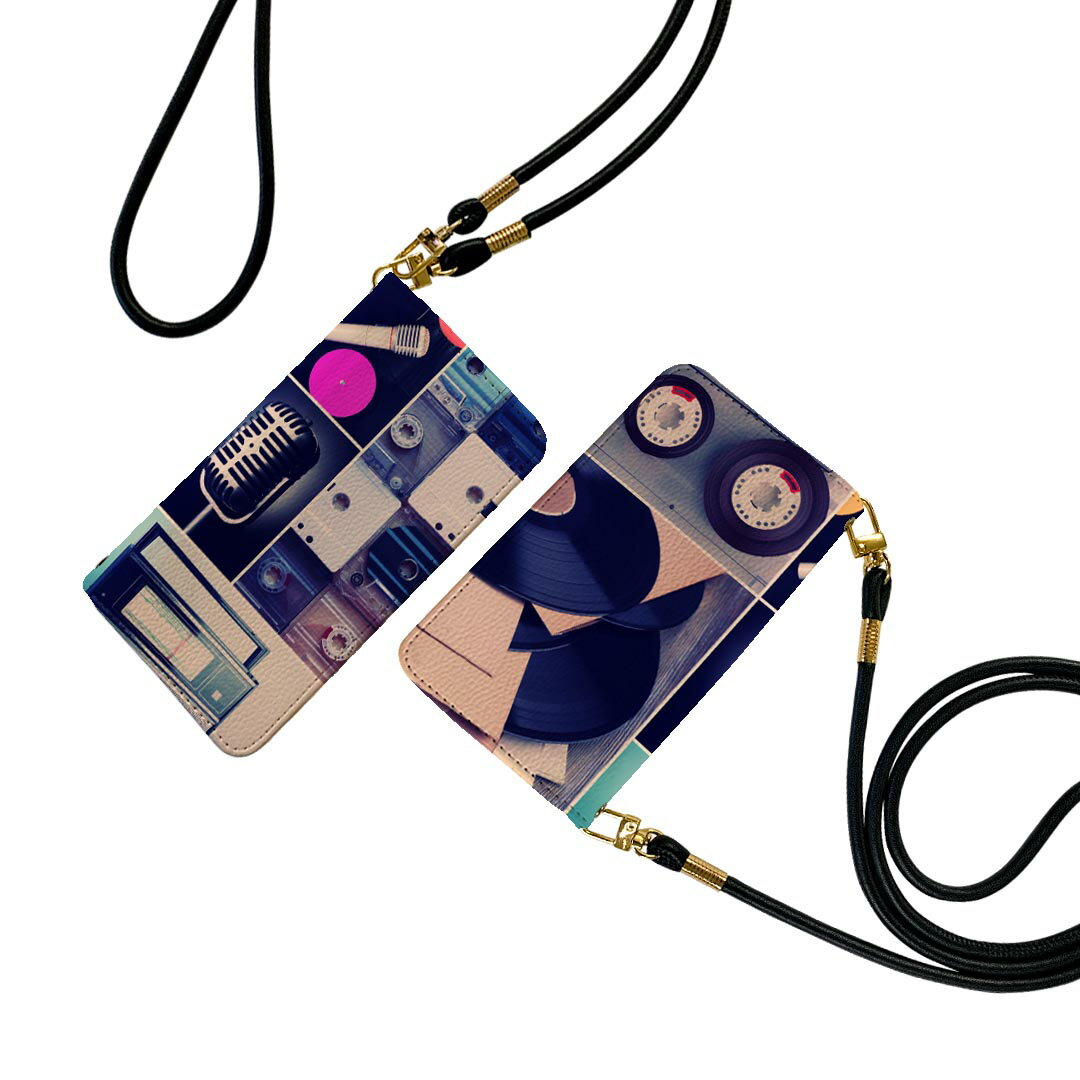 商品特徴・ショルダー付き手帳型スマホケース・シームレスな全面デザイン（内側は落ち着いたオフホワイト）・外側は高品質の人工革を使用・内側にはスマホを装着するケースが付属・機種専用のカメラホール仕様でケースを装着したままの撮影が可能・ワンセグや...