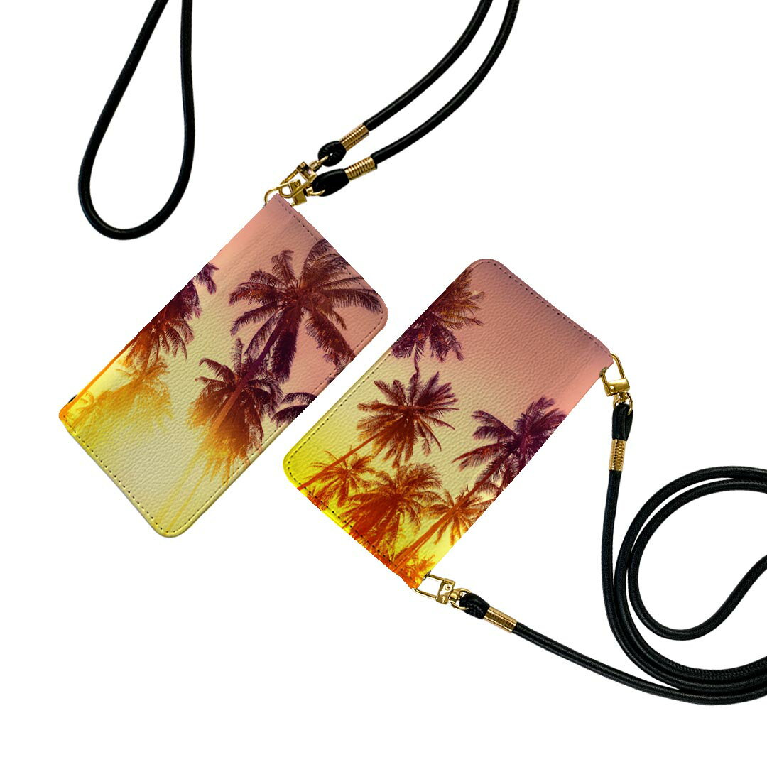 商品特徴・ショルダー付き手帳型スマホケース・シームレスな全面デザイン（内側は落ち着いたオフホワイト）・外側は高品質の人工革を使用・内側にはスマホを装着するケースが付属・機種専用のカメラホール仕様でケースを装着したままの撮影が可能・ワンセグや...