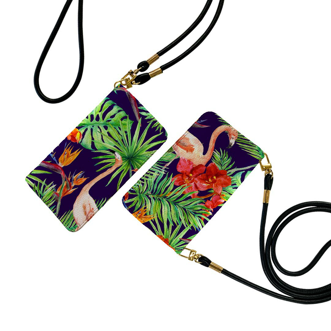 商品特徴・ショルダー付き手帳型スマホケース・シームレスな全面デザイン（内側は落ち着いたオフホワイト）・外側は高品質の人工革を使用・内側にはスマホを装着するケースが付属・機種専用のカメラホール仕様でケースを装着したままの撮影が可能・ワンセグや...