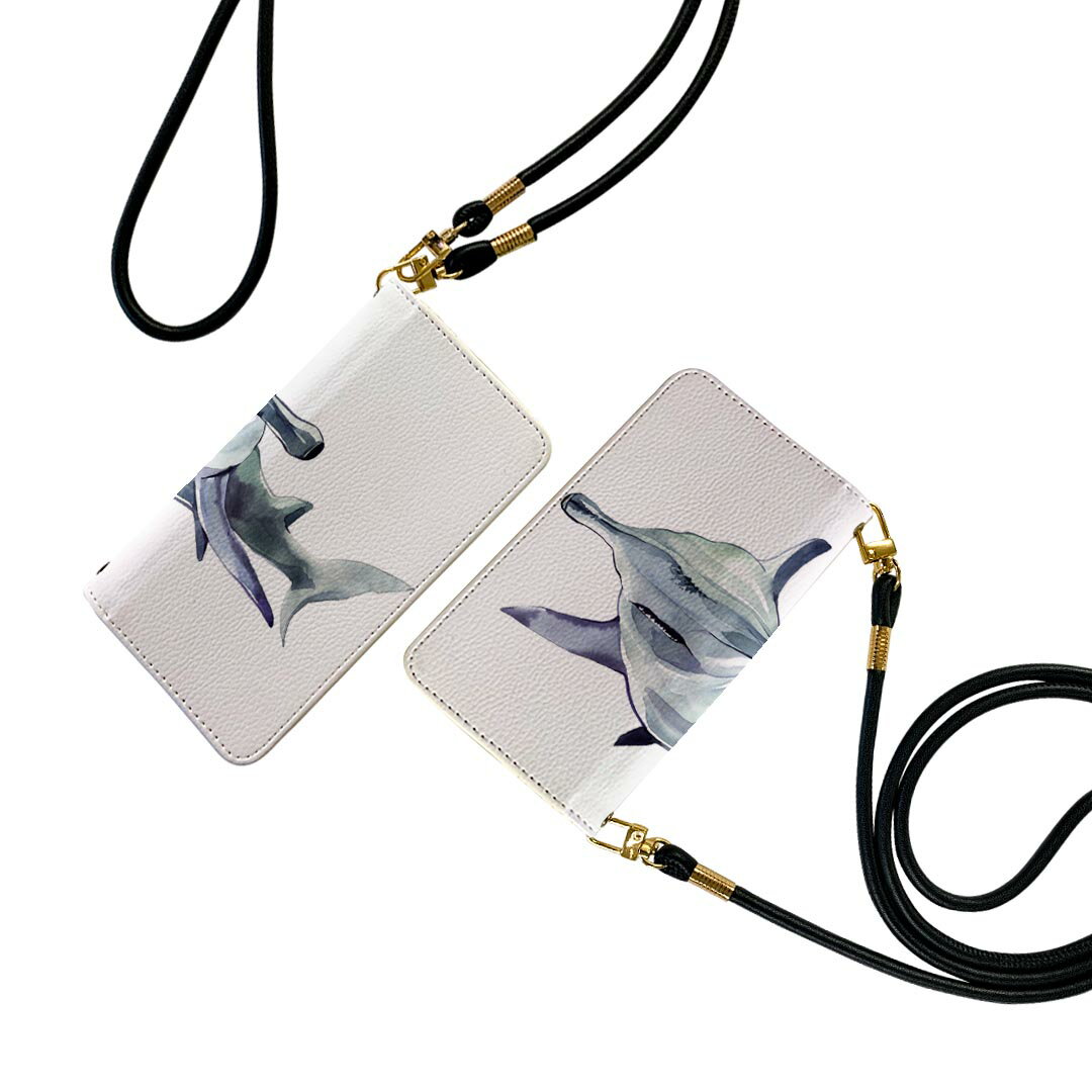 商品特徴・ショルダー付き手帳型スマホケース・シームレスな全面デザイン（内側は落ち着いたオフホワイト）・外側は高品質の人工革を使用・内側にはスマホを装着するケースが付属・機種専用のカメラホール仕様でケースを装着したままの撮影が可能・ワンセグや...