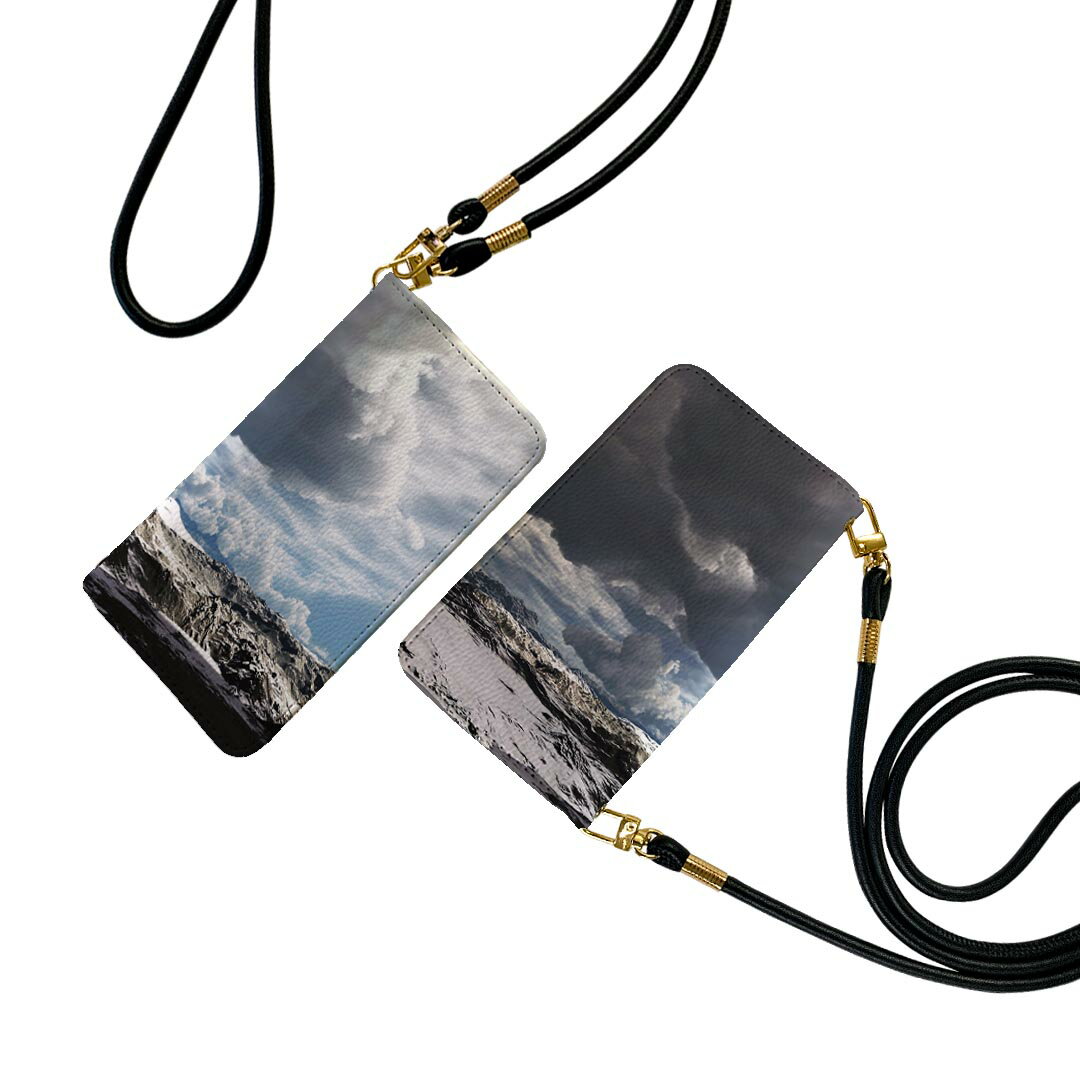 商品特徴・ショルダー付き手帳型スマホケース・シームレスな全面デザイン（内側は落ち着いたオフホワイト）・外側は高品質の人工革を使用・内側にはスマホを装着するケースが付属・機種専用のカメラホール仕様でケースを装着したままの撮影が可能・ワンセグや...