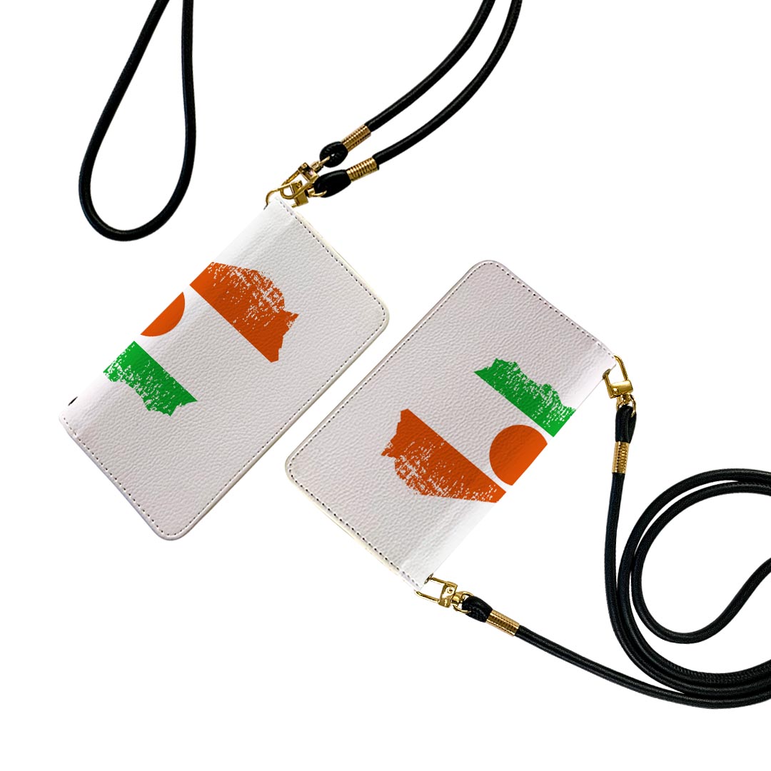 商品特徴・ショルダー付き手帳型スマホケース・シームレスな全面デザイン（内側は落ち着いたオフホワイト）・外側は高品質の人工革を使用・内側にはスマホを装着するケースが付属・機種専用のカメラホール仕様でケースを装着したままの撮影が可能・ワンセグや...