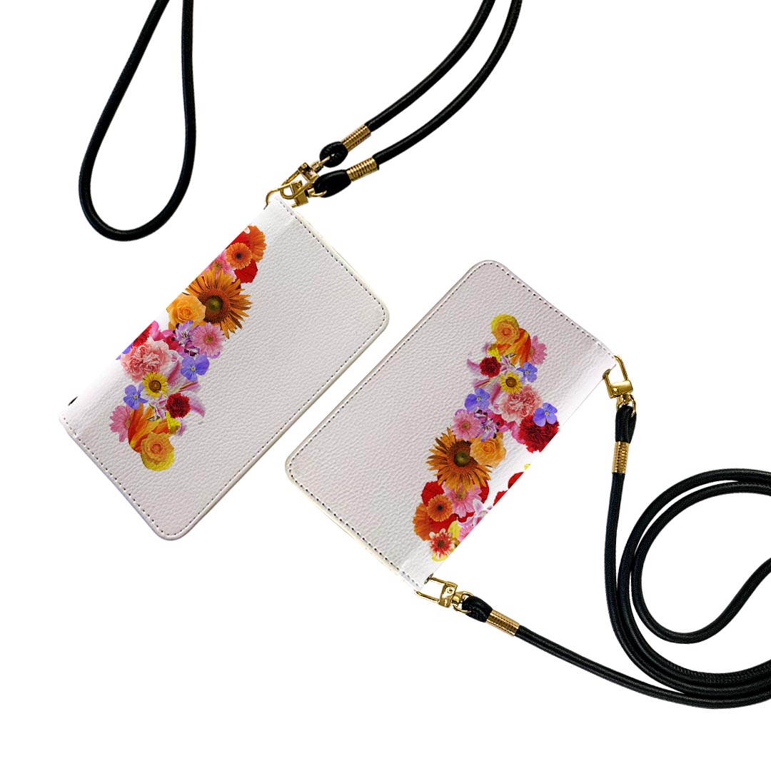 商品特徴・ショルダー付き手帳型スマホケース・シームレスな全面デザイン（内側は落ち着いたオフホワイト）・外側は高品質の人工革を使用・内側にはスマホを装着するケースが付属・機種専用のカメラホール仕様でケースを装着したままの撮影が可能・ワンセグや...