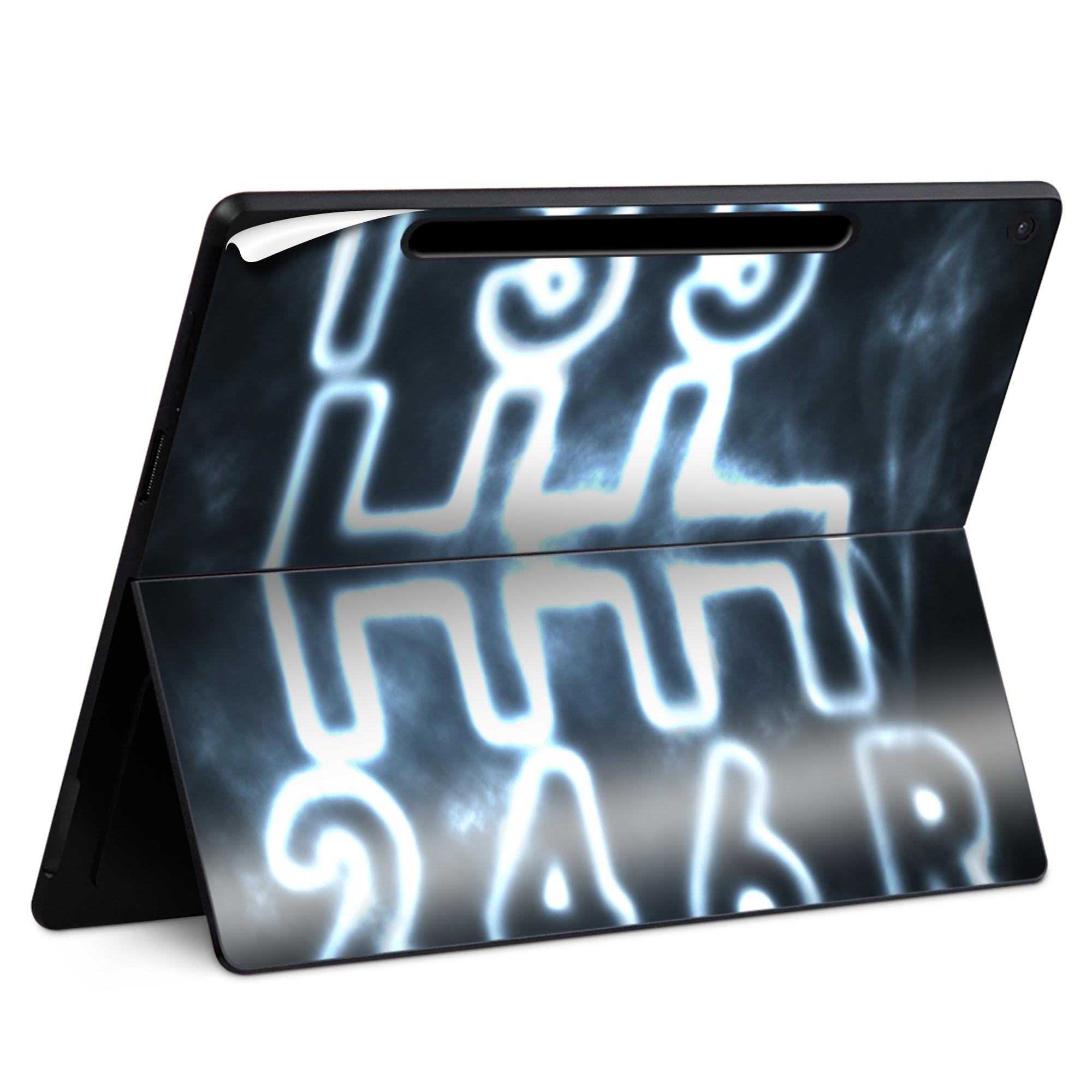 商品特徴・貼るだけでかんたん着せ替え、Surfac Pro 12インチ(2025) 共通対応デザインスキンシール・高精細プリントで写真と遜色のない仕上がり！半光沢シートでしっとりツヤのある表現力・ちょっとしたすり傷からSurface本体を保...