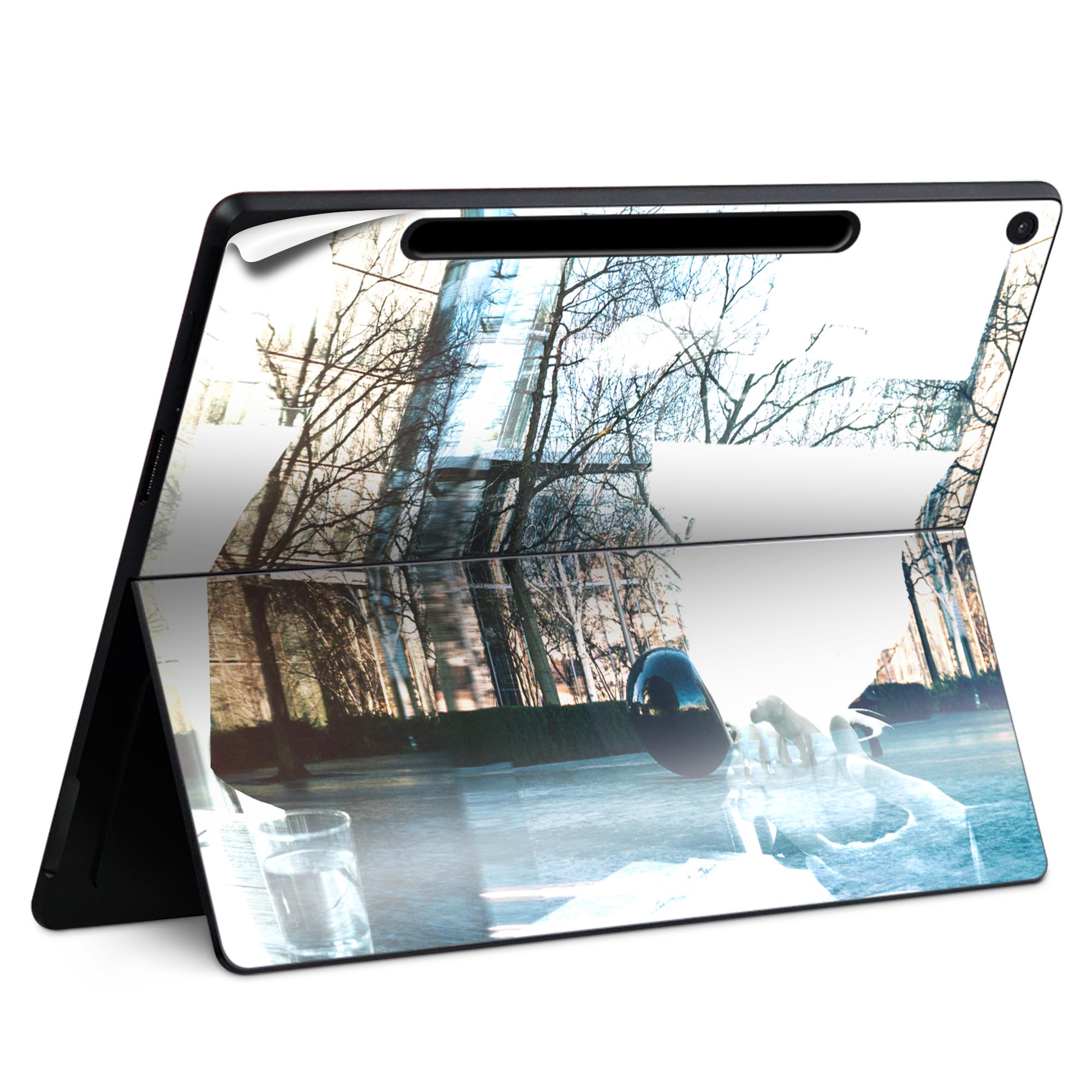 商品特徴・貼るだけでかんたん着せ替え、Surfac Pro 12インチ(2025) 共通対応デザインスキンシール・高精細プリントで写真と遜色のない仕上がり！半光沢シートでしっとりツヤのある表現力・ちょっとしたすり傷からSurface本体を保...