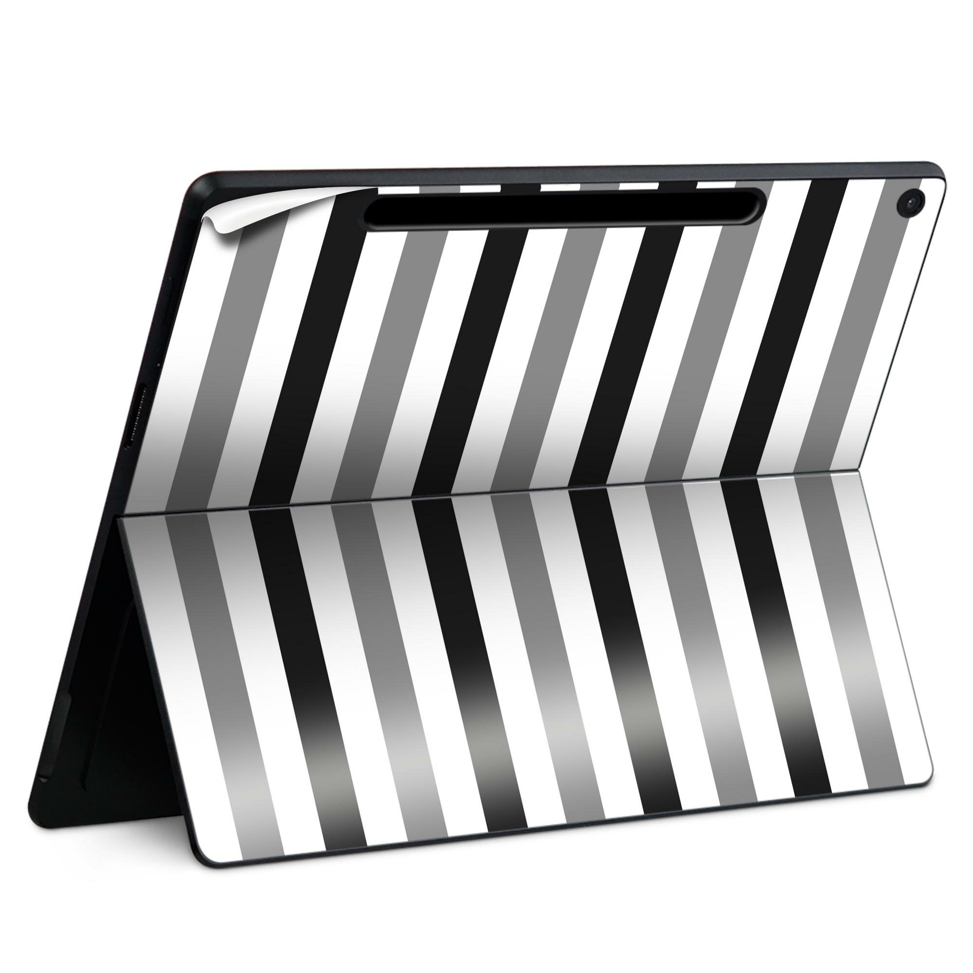 商品特徴・貼るだけでかんたん着せ替え、Surfac Pro 12インチ(2025) 共通対応デザインスキンシール・高精細プリントで写真と遜色のない仕上がり！半光沢シートでしっとりツヤのある表現力・ちょっとしたすり傷からSurface本体を保...