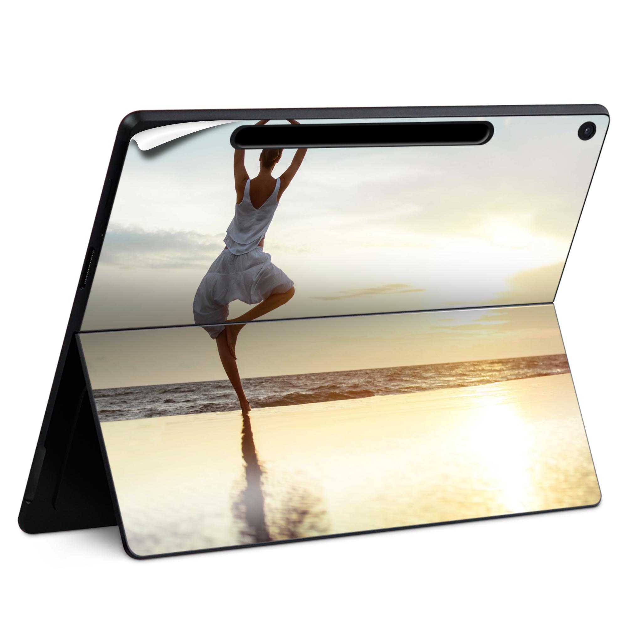 商品特徴・貼るだけでかんたん着せ替え、Surfac Pro 12インチ(2025) 共通対応デザインスキンシール・高精細プリントで写真と遜色のない仕上がり！半光沢シートでしっとりツヤのある表現力・ちょっとしたすり傷からSurface本体を保...