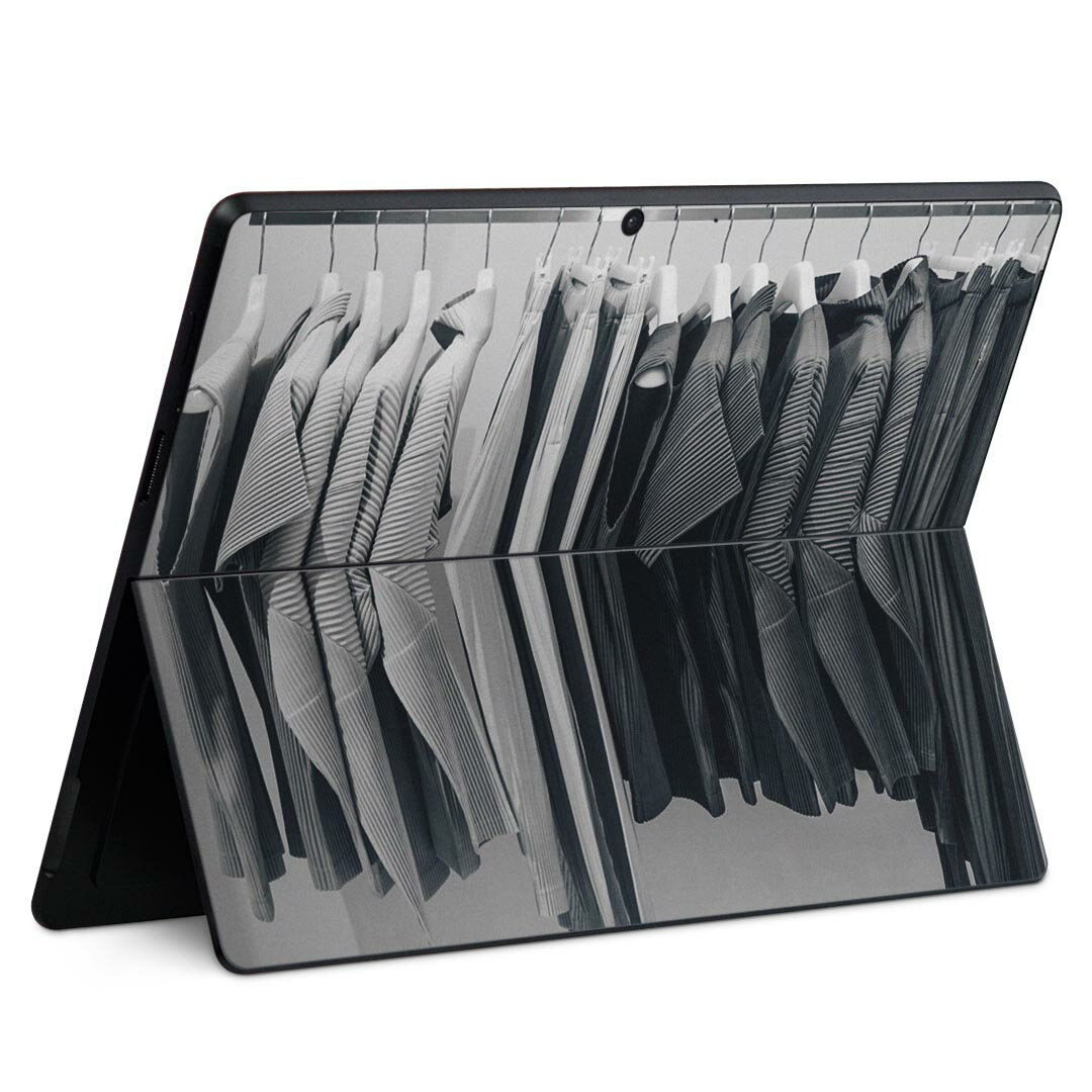 商品特徴・貼るだけでかんたん着せ替え、Surface Pro9 Pro 8 Surface Pro X 共通対応デザインスキンシール・高精細プリントで写真と遜色のない仕上がり！半光沢シートでしっとりツヤのある表現力・ちょっとしたすり傷からS...