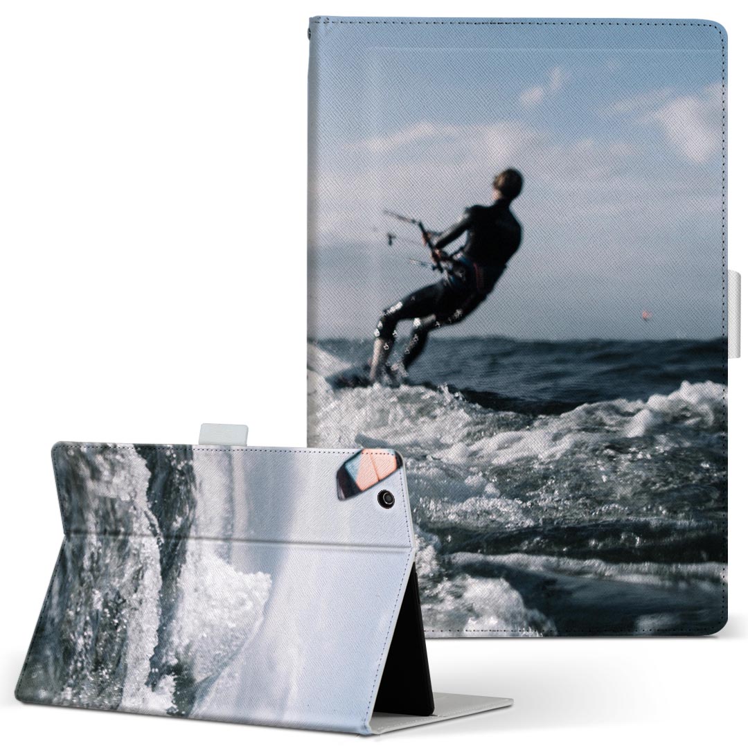 商品特徴・高品質な人工革に継ぎ目のないシームレスな全面デザイン。・業務用の特殊印刷機を使用した高精細プリント。さらにUV加工を施しダメージに強い仕上がり。・動画などの視聴に便利なスタンド機能。・内側に便利なカードスロット＆ロングポケット。・...