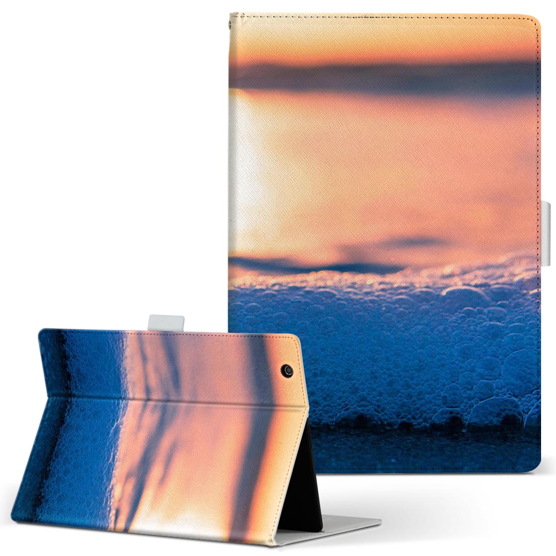 商品特徴・高品質な人工革に継ぎ目のないシームレスな全面デザイン。・業務用の特殊印刷機を使用した高精細プリント。さらにUV加工を施しダメージに強い仕上がり。・動画などの視聴に便利なスタンド機能。・内側に便利なカードスロット＆ロングポケット。・...