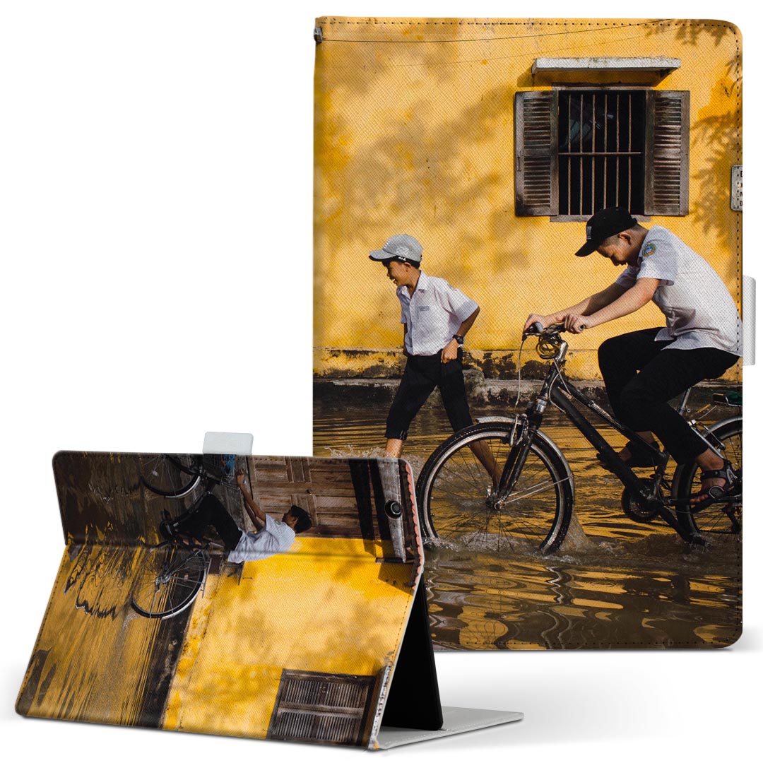 商品特徴・高品質な人工革に継ぎ目のないシームレスな全面デザイン。・業務用の特殊印刷機を使用した高精細プリント。さらにUV加工を施しダメージに強い仕上がり。・動画などの視聴に便利なスタンド機能。・内側に便利なカードスロット＆ロングポケット。・...