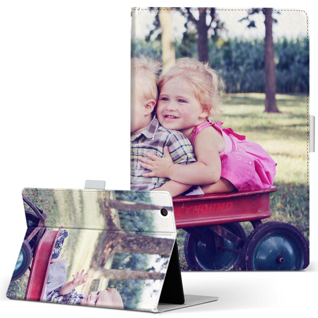 商品特徴・高品質な人工革に継ぎ目のないシームレスな全面デザイン。・業務用の特殊印刷機を使用した高精細プリント。さらにUV加工を施しダメージに強い仕上がり。・動画などの視聴に便利なスタンド機能。・内側に便利なカードスロット＆ロングポケット。・...