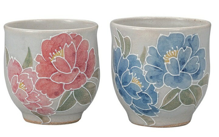 サイズ：大径8.4 高8.1 (cm) 小径7.7 高7.8 (cm) ■素材：磁器 ■生産地：日本（九谷焼） 九谷焼の湯呑を2つセットにした商品です。 その美しい色絵と伝統的な技術による高い品質で、日常使いから特別な場面まで幅広く活躍しま...