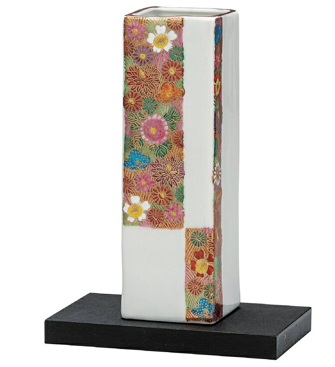 サイズ：径6 高18.5 (cm) ■素材：磁器 ■生産地：日本（九谷焼） 九谷焼の花瓶は、花瓶自体が華やか物も多く、シンプルな花を一輪挿すだけでも十分に映えます。 和室だけでなく洋室やモダンなインテリアにも調和し、部屋を華やかに演出してく...