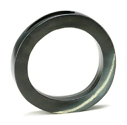 三重県四日市市の萬古焼で作られた花器 商品サイズ：長さ22cm 高さ22cm 幅4.5cm 材質： 陶器 原産国 ： 日本（三重） 写真撮影時、照明の都合上、色が多少異なります。商品は石膏型で成形する為、多少の凸凹がございます。手作業による...