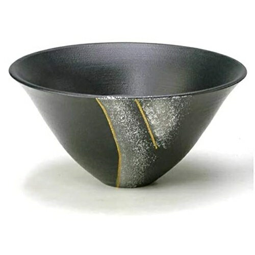 三重県四日市市の萬古焼で作られた花器 商品サイズ：直径27cm 高さ13cm 材質： 陶器 原産国 ： 日本（三重） 写真撮影時、照明の都合上、色が多少異なります。商品は石膏型で成形する為、多少の凸凹がございます。手作業による為、色の濃淡や...