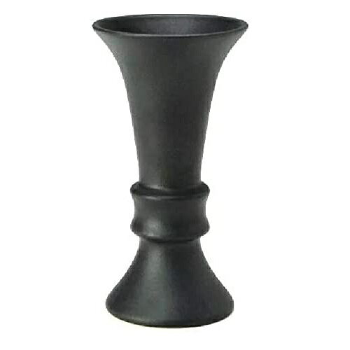 三重県四日市市の萬古焼で作られた花器 商品サイズ：直径12.5cm 高さ24cm 材質： 陶器 原産国 ： 日本（三重） 写真撮影時、照明の都合上、色が多少異なります。商品は石膏型で成形する為、多少の凸凹がございます。手作業による為、色の濃...