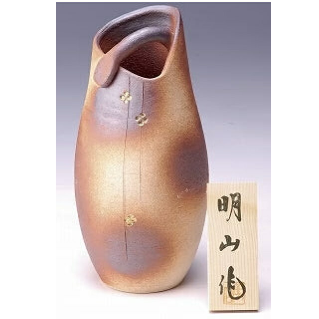 【サイズ】（約）直径13×高さ26.5cm 【材質】陶器製 生産/日本(滋賀県　信楽) 工芸品のためサイズは多少前後する場合がございます。 色・柄は陶器、焼き物の為、一品一品、画像と異なります、ご了承の上ご注文下さい。 信楽焼とは、焼き上が...
