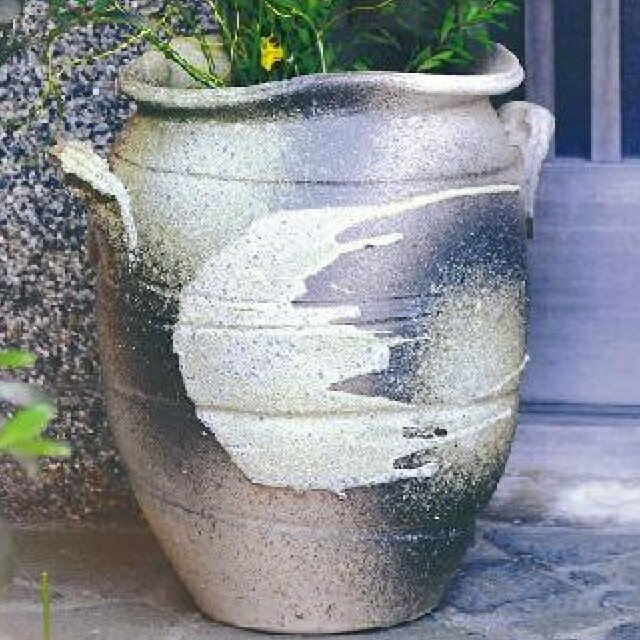 【サイズ】（約）幅40×奥行34×高さ44cm 【材質】陶器製 生産/日本(滋賀県　信楽) 工芸品のためサイズは多少前後する場合がございます。 色・柄は陶器、焼き物の為、一品一品、画像と異なります、ご了承の上ご注文下さい。 信楽焼とは、焼き...