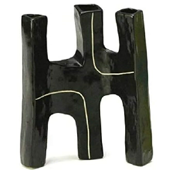 萬古焼の花器です。 サイズ：長さ17.5cm 高さ22cm 幅7.5cm 生産地：日本(萬古焼) 材質:陶器 花器窯元「陶炎窯 大宮陶苑」作 四日市萬古焼 焼物の性質上、窯や気温などの状態により焼きあがりの色やサイズ・重量などに違いが出るこ...