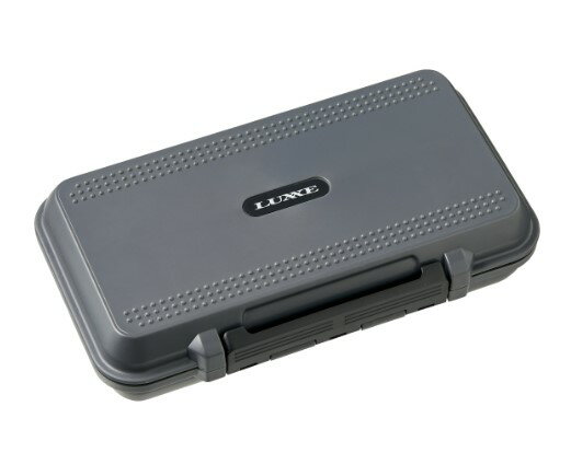 ● 完全防水仕様で水をシャットアウト。● 内容物重量500gまで万が一水中に落としても沈まない。●脱着可能な仕切り板で様々なサイズの小物をすっきり収納。●片手で開閉でき、中蓋もワンタッチ開閉可能。カラー:グレー 素材:(本体)ABS、シリコ...